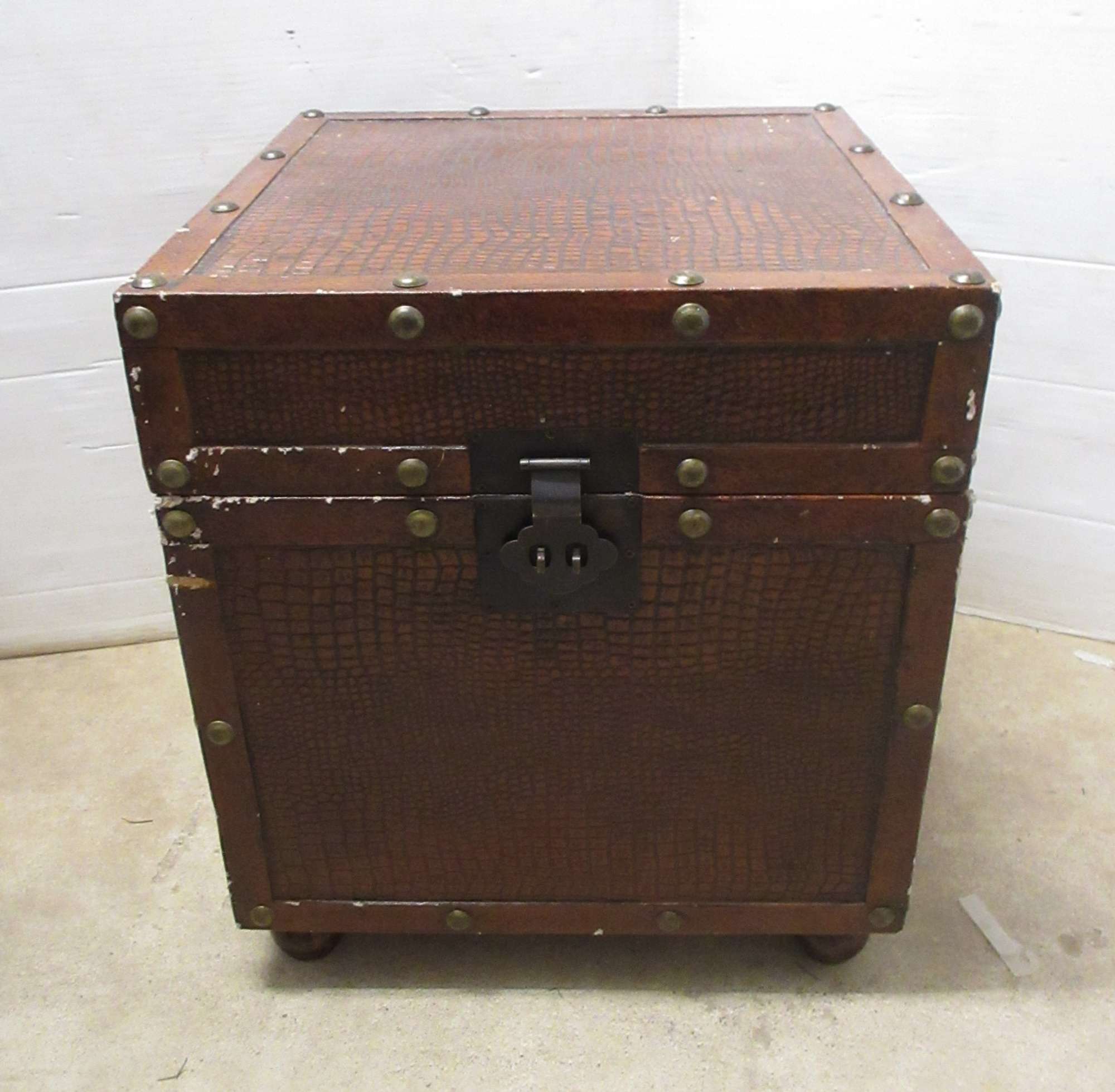 Albrecht Auctions | Wood Storage Box with Latch and Handles