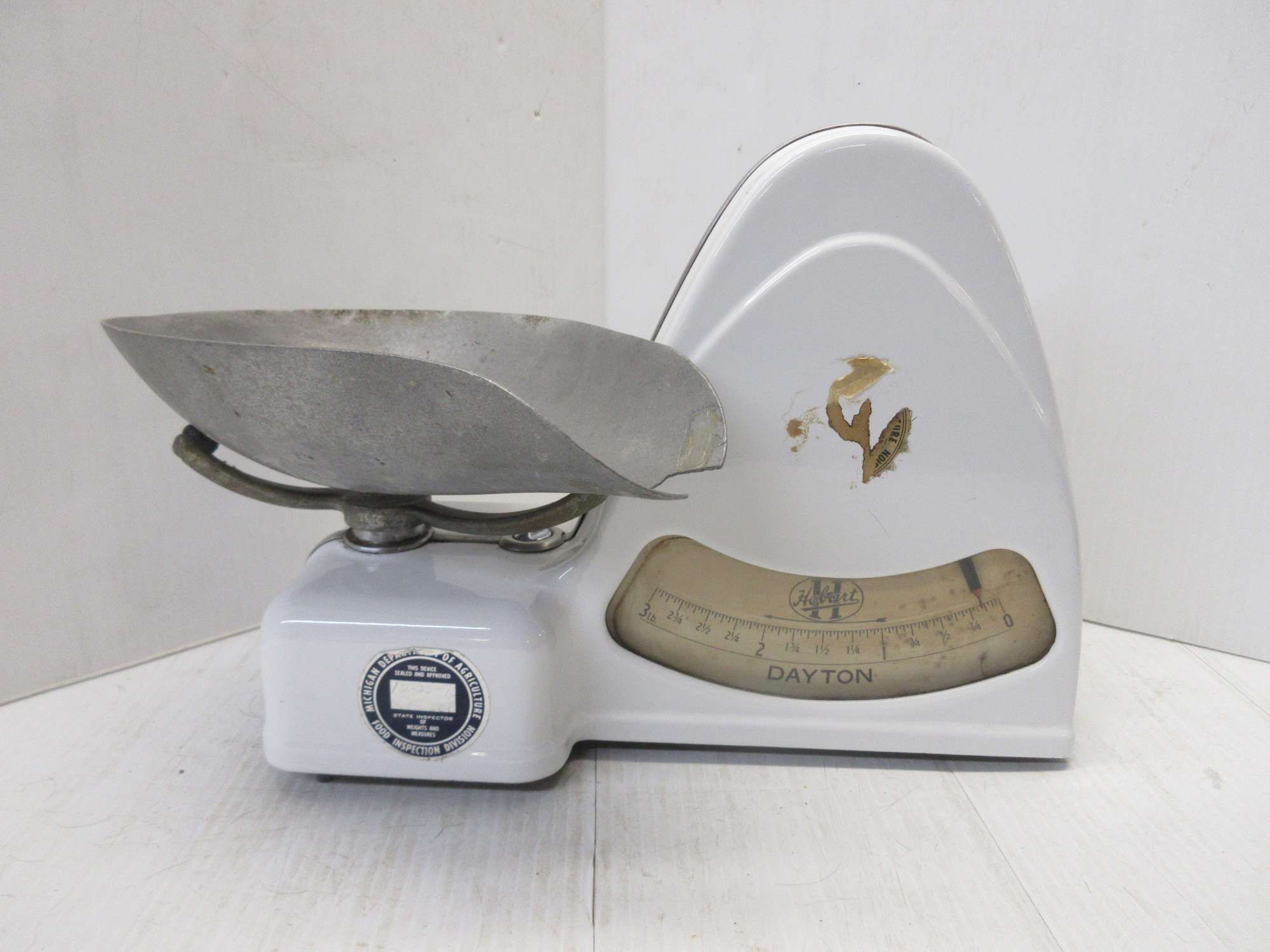 Albrecht Auctions | Hobart Candy Scale