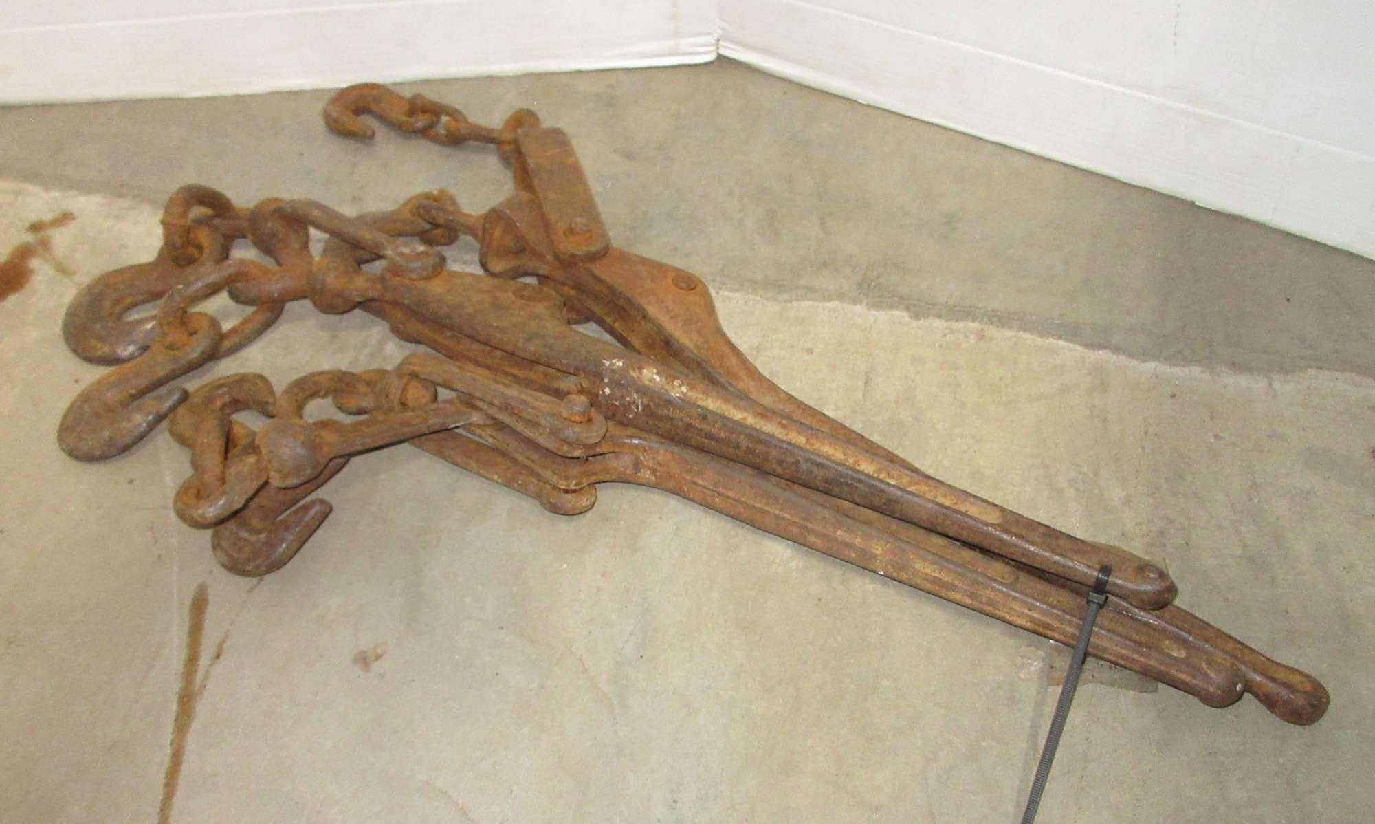 Albrecht Auctions | (3) Chain Binders, Made in America: 2- with 18 ...