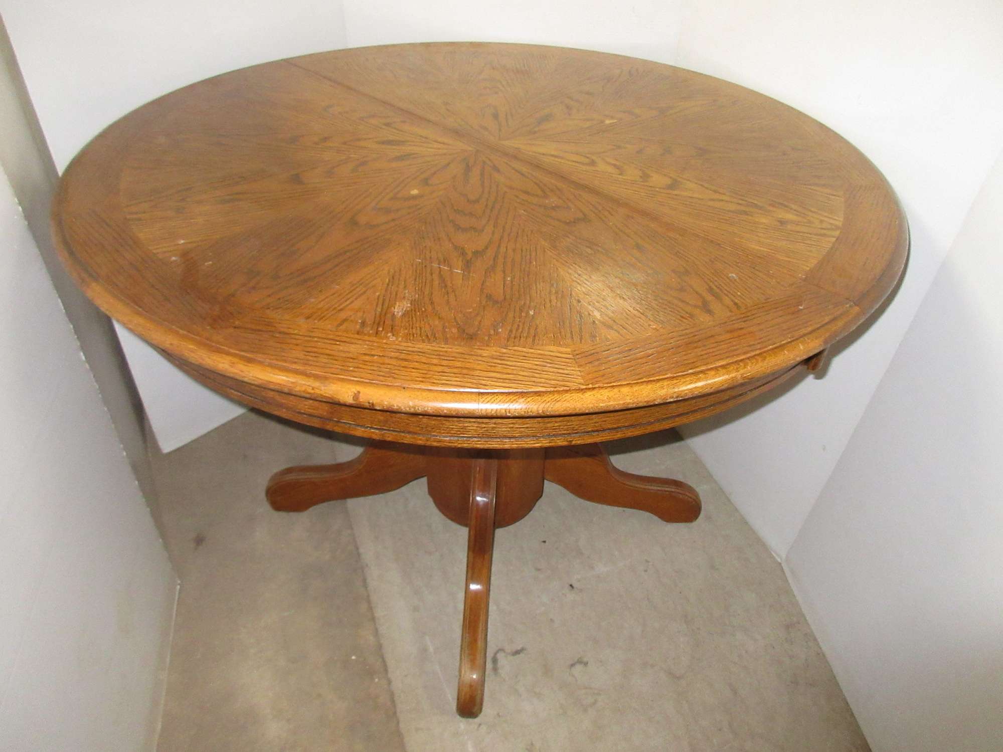 Albrecht Auctions | Round Oak Table with Design on Top