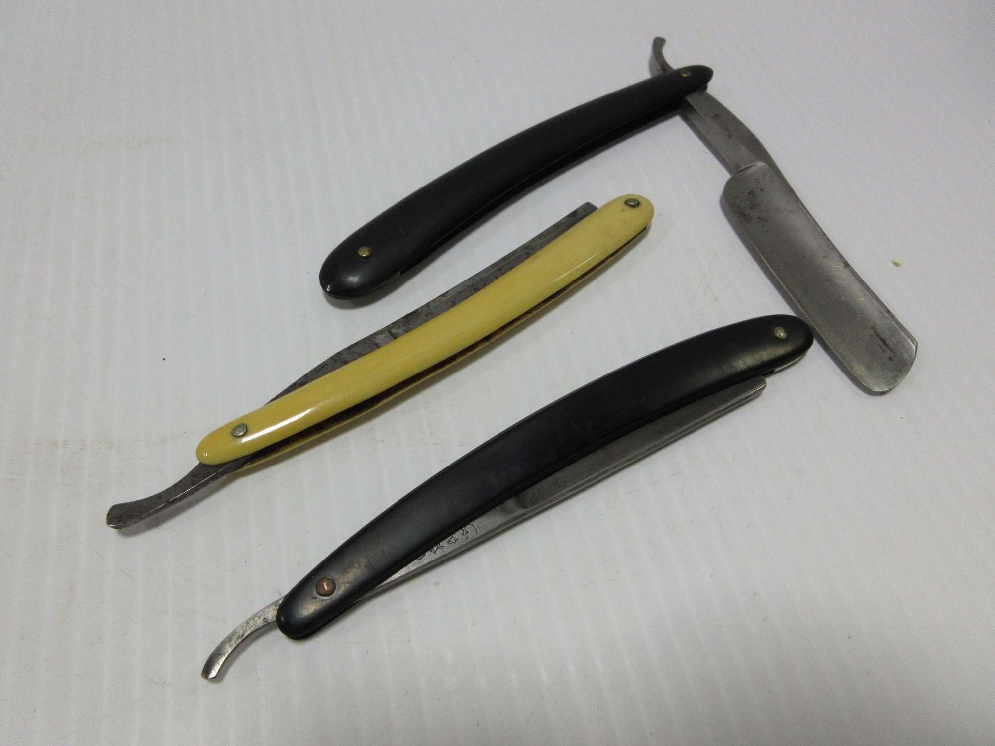 Albrecht Auctions | (3) Older Straight Razors: 1- Genco, 1- H. Boker ...