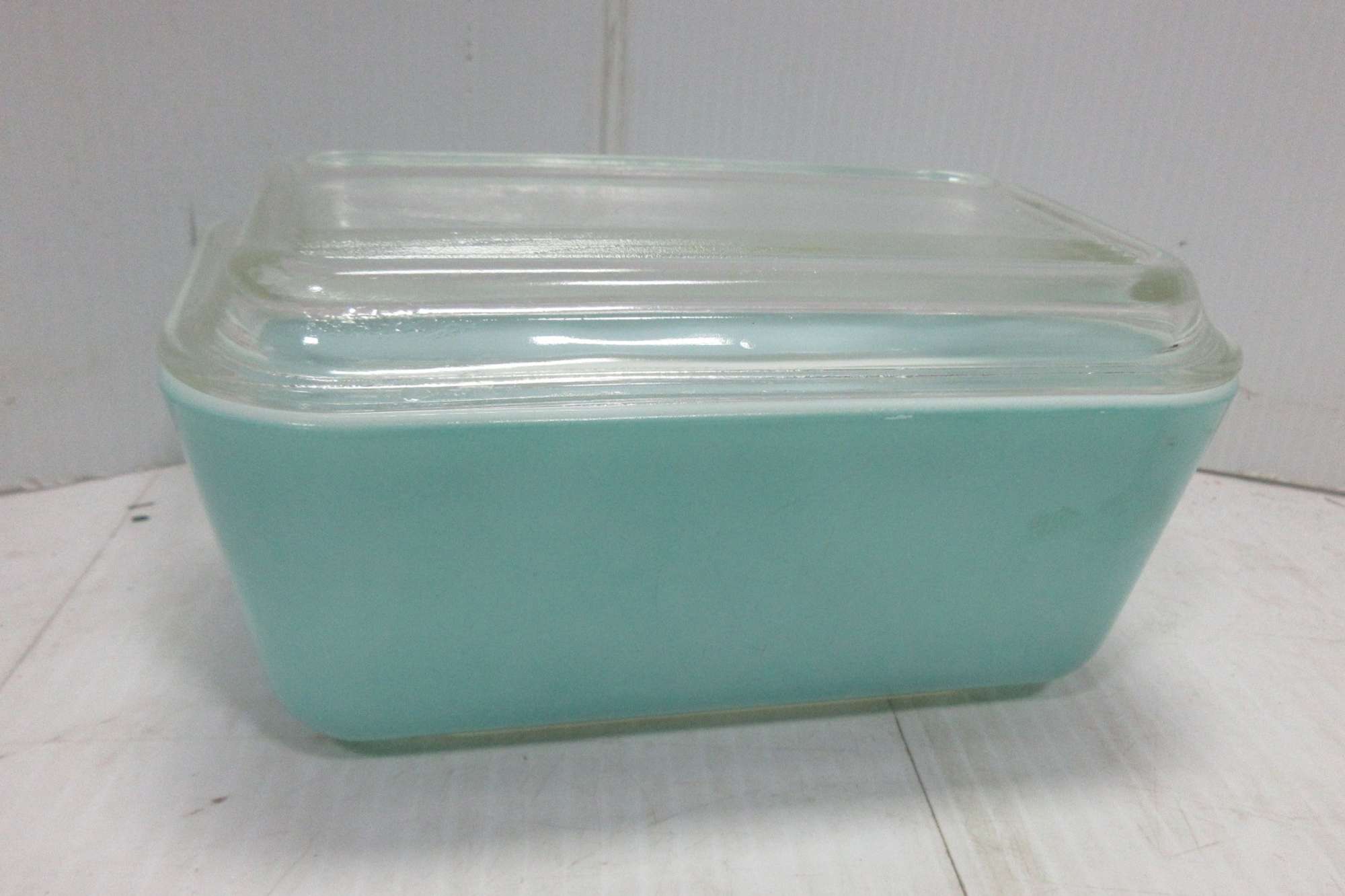 Albrecht Auctions | Aqua Pyrex Ovenware Bowl with Lid