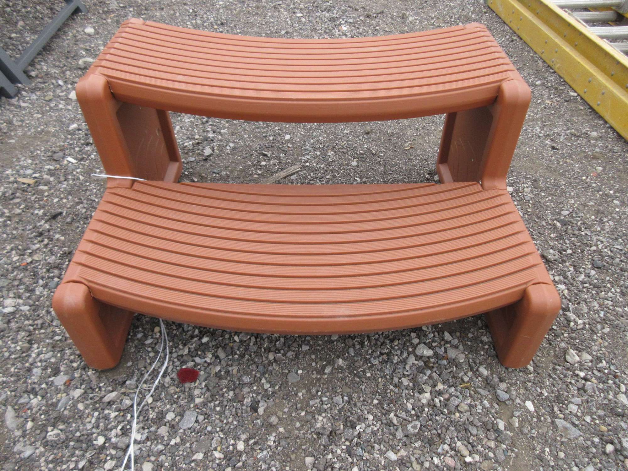 Albrecht Auctions | Plastic Steps