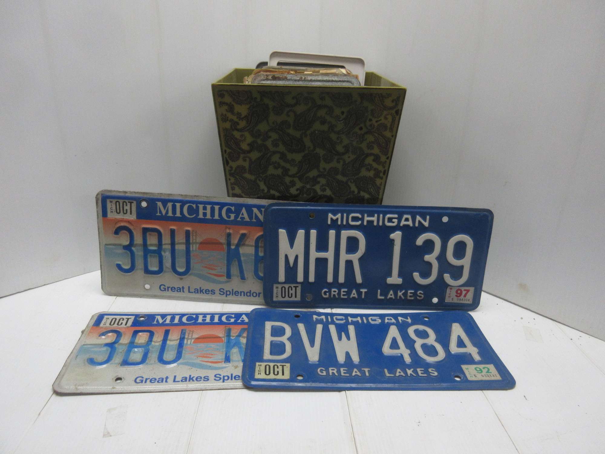 Albrecht Auctions | (24) Michigan Plates, Some Matching