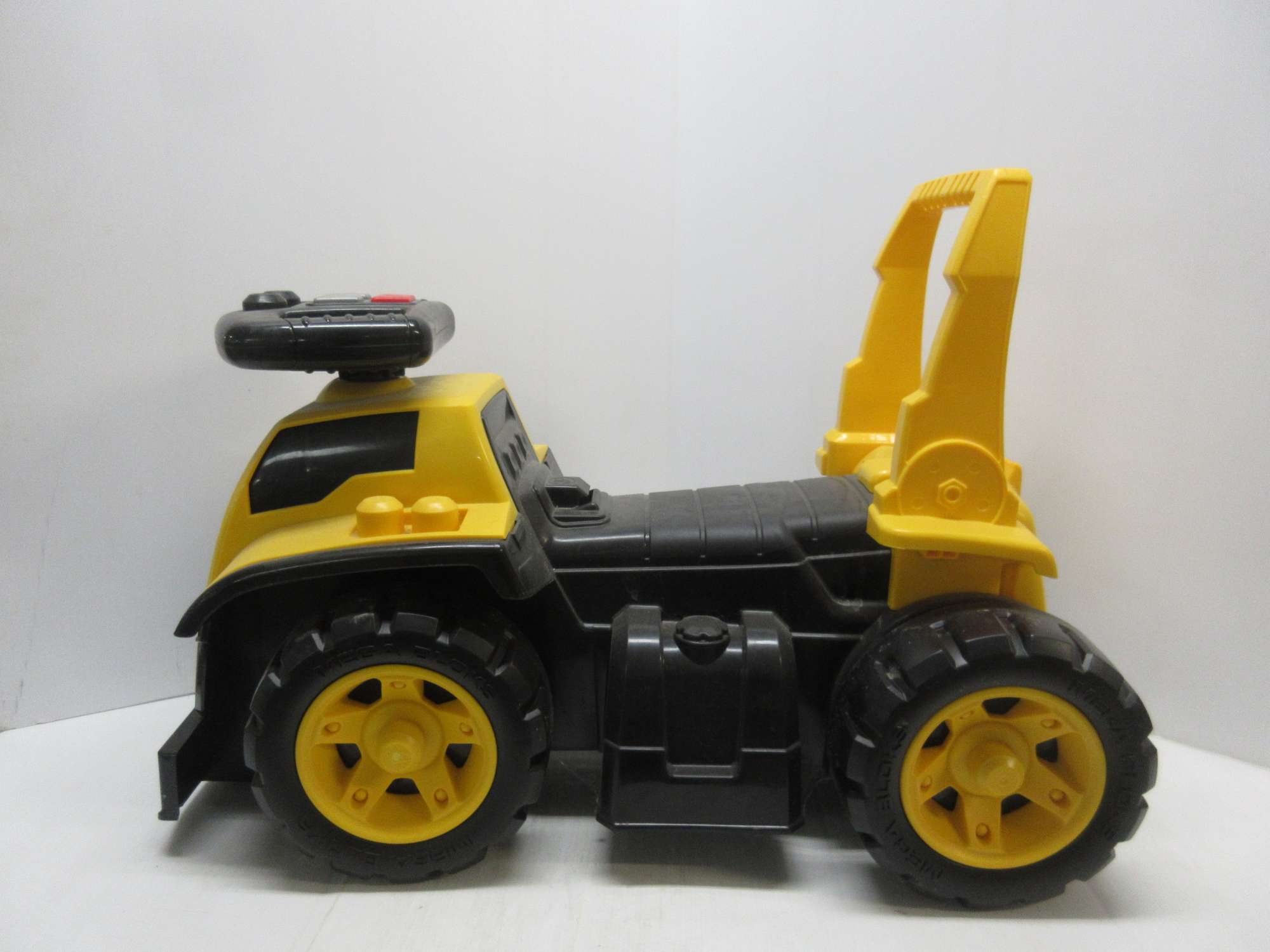 Albrecht Auctions | Cat Ride-On Toy