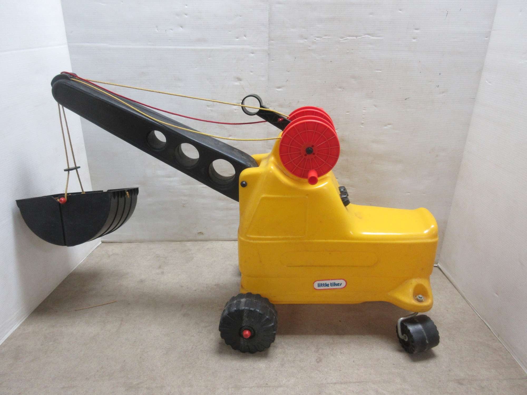 Albrecht Auctions | Little Tikes Riding Backhoe/Crane