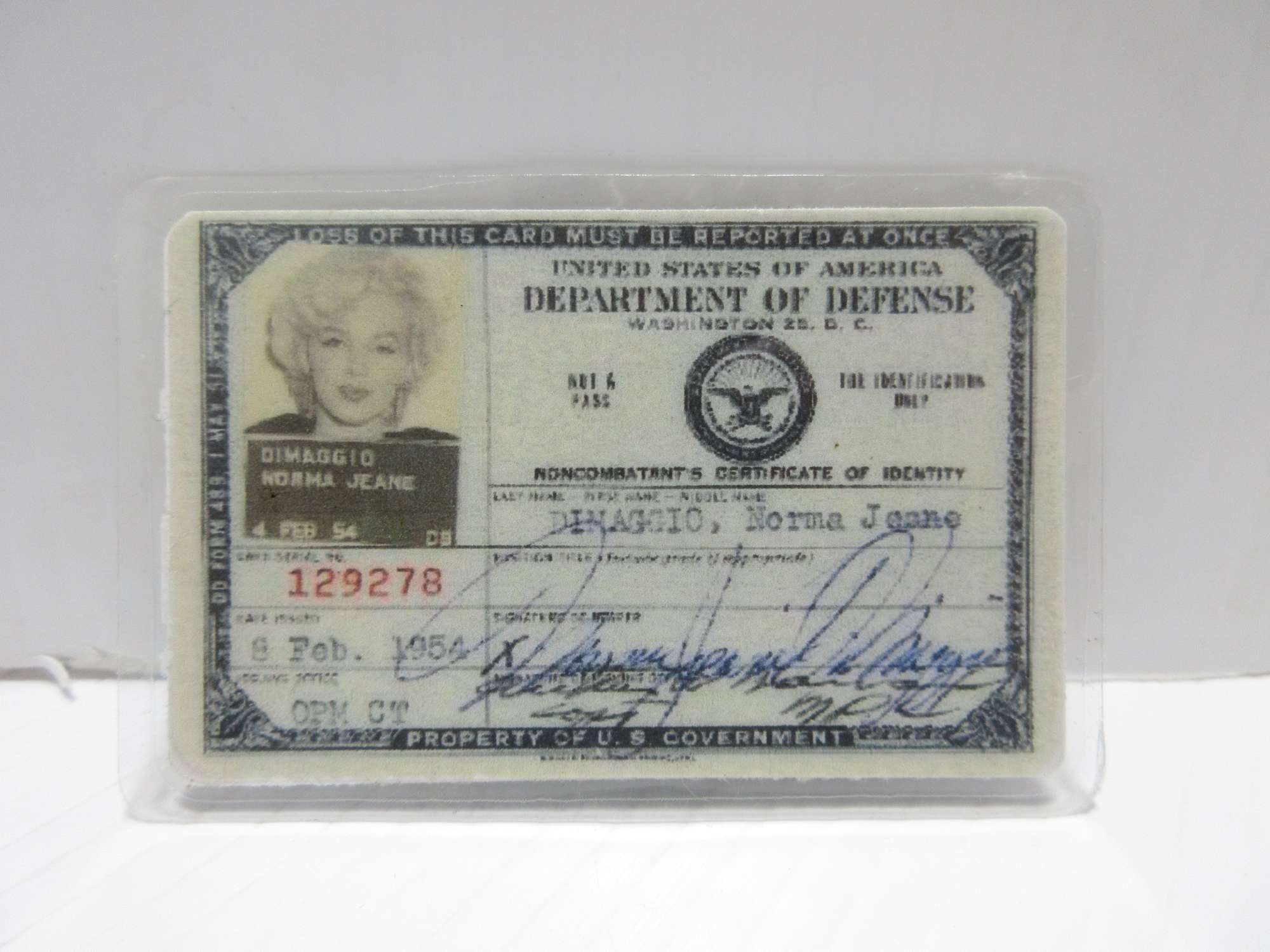 Albrecht Auctions | 1954 Facsimile Marilyn Monroe USO ID Card