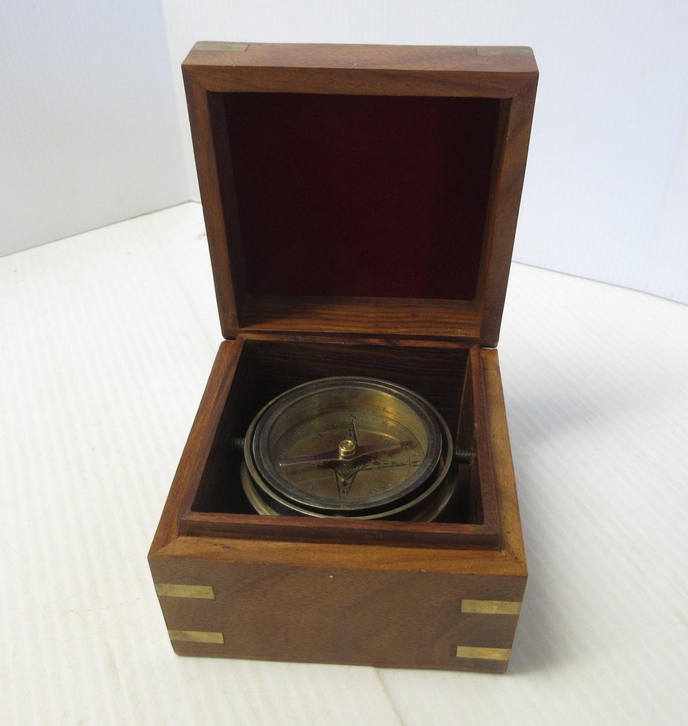 Albrecht Auctions | Compass in a Wooden Box