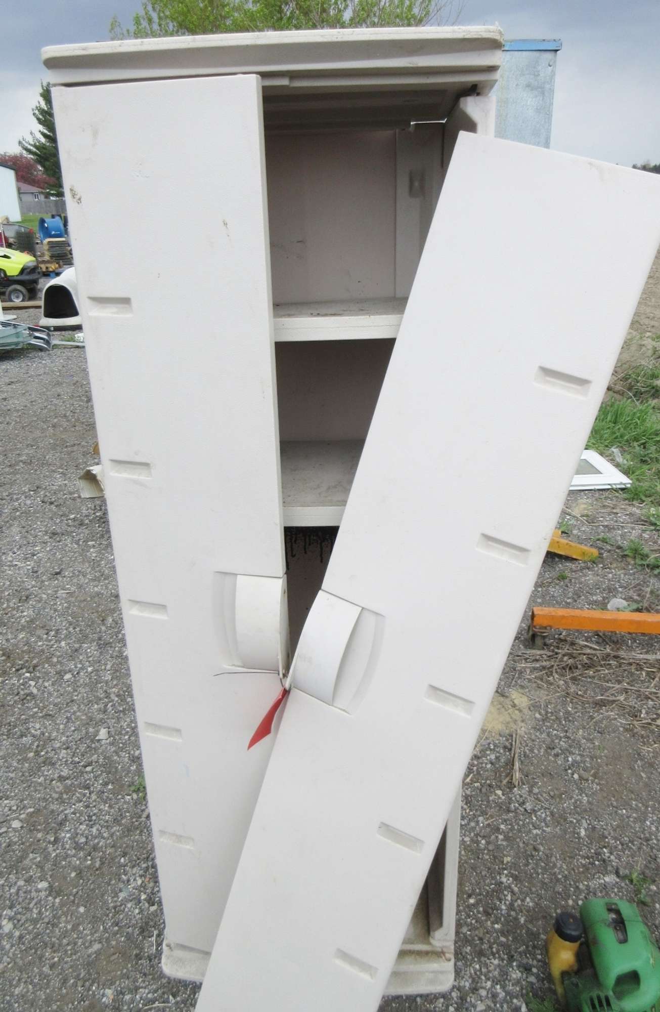 Albrecht Auctions | Plastic Upright Storage Unit with Shelves