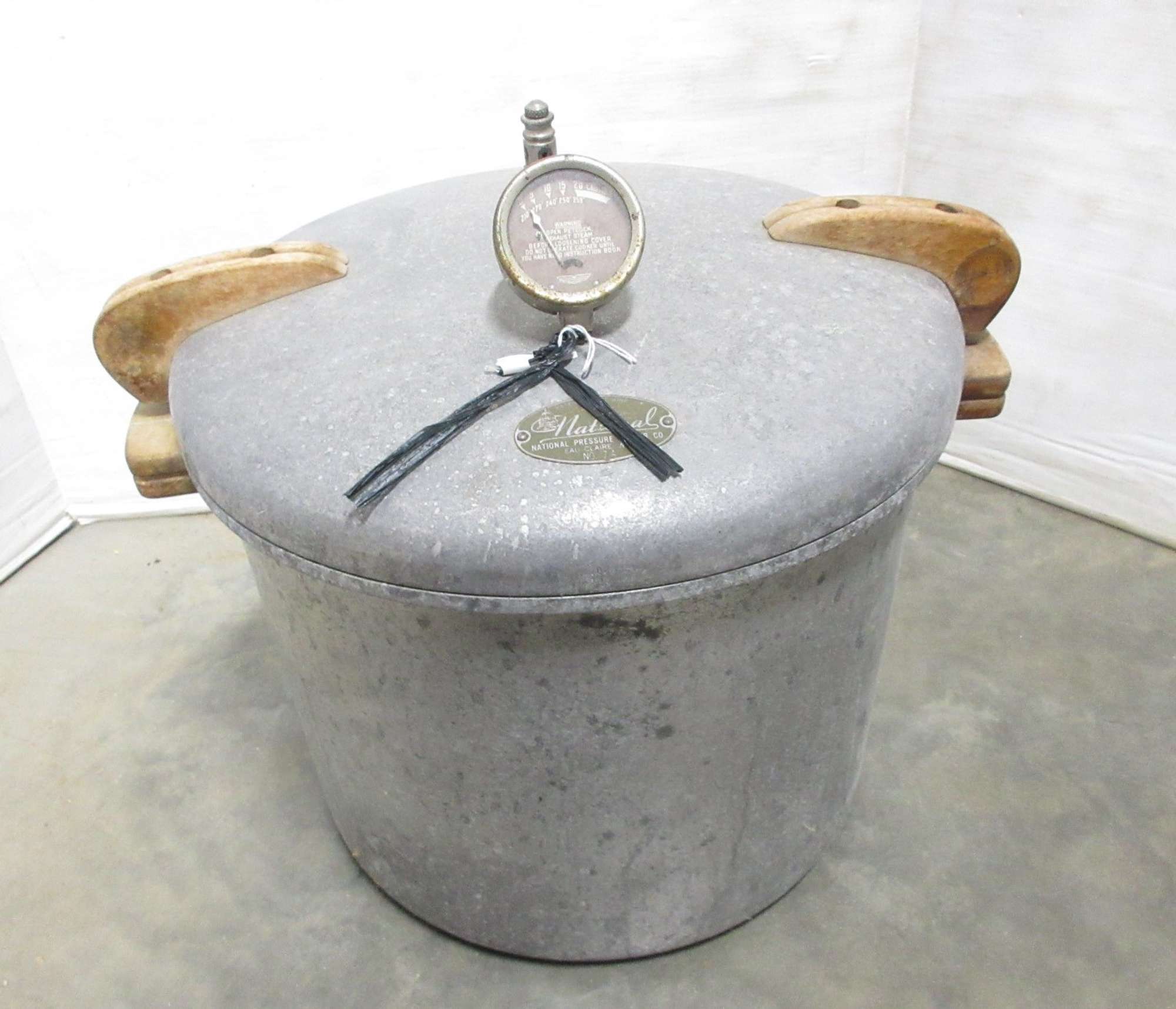 Albrecht Auctions | Large Older National Pressure Cooker