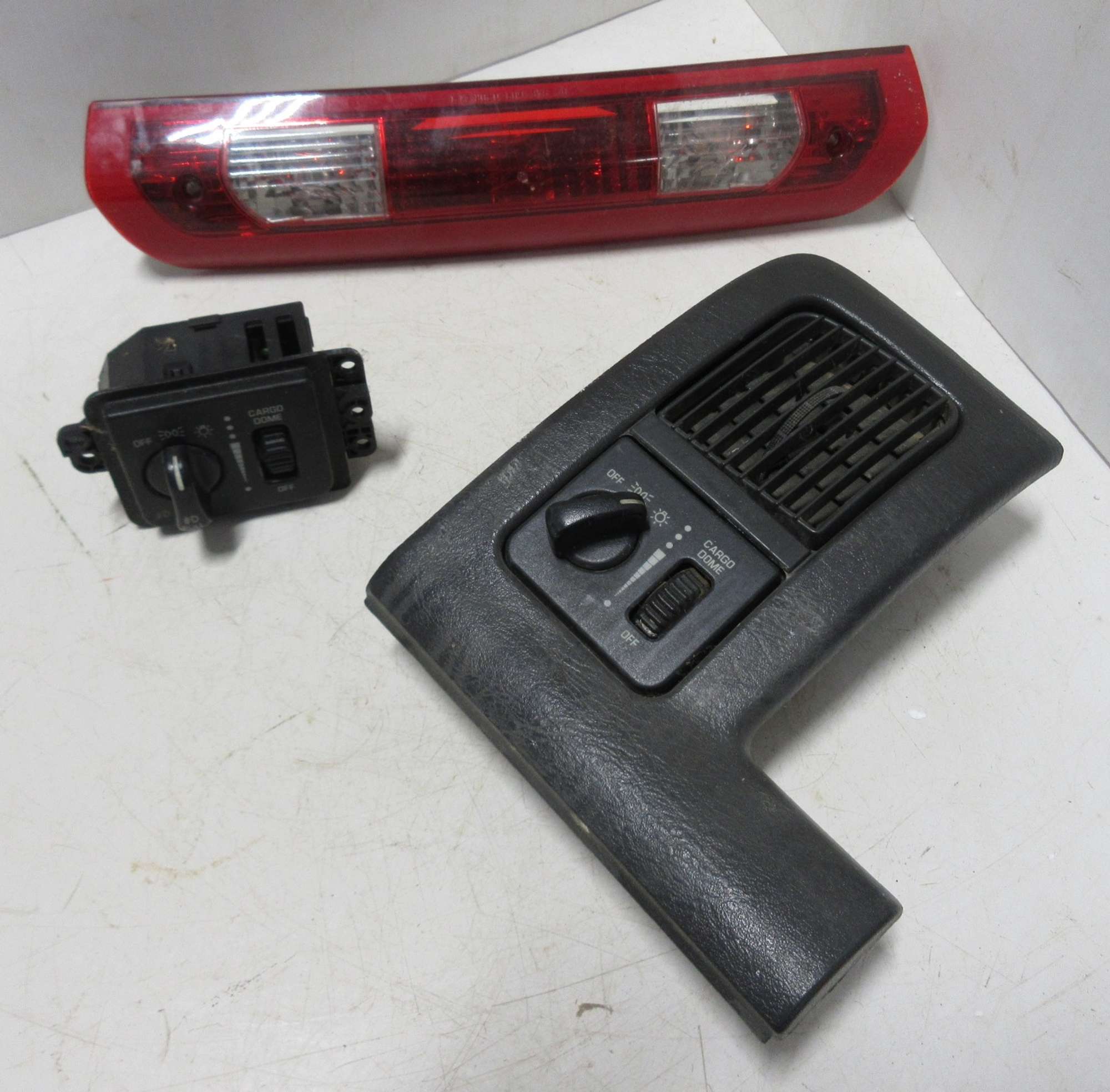 Albrecht Auctions | 2003 RAM 1500 Parts, Include: Cargo Lamp and (2 ...