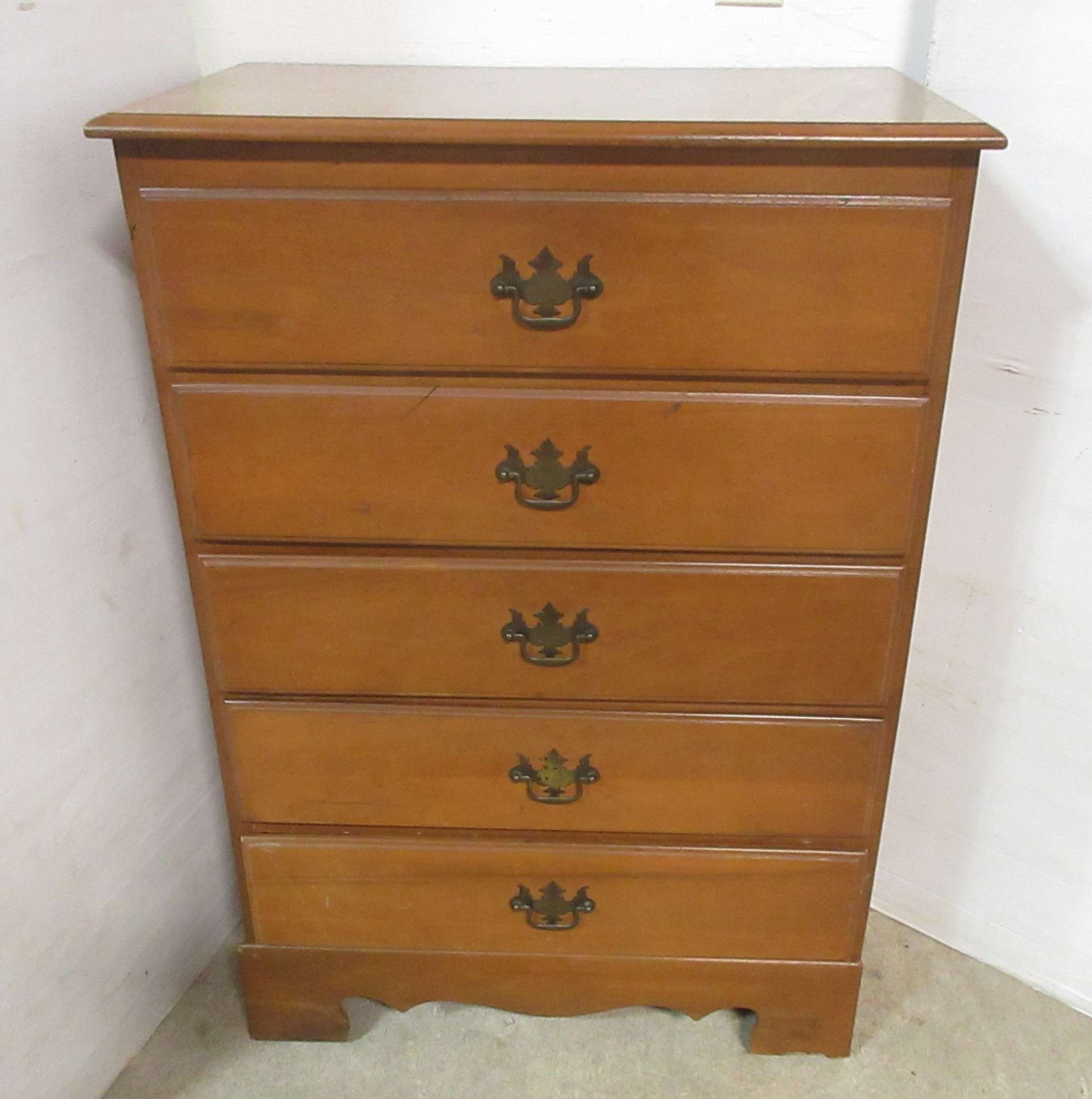 Albrecht Auctions | Five-Drawer Wood Dresser, Dovetail Drawers, Scallop ...