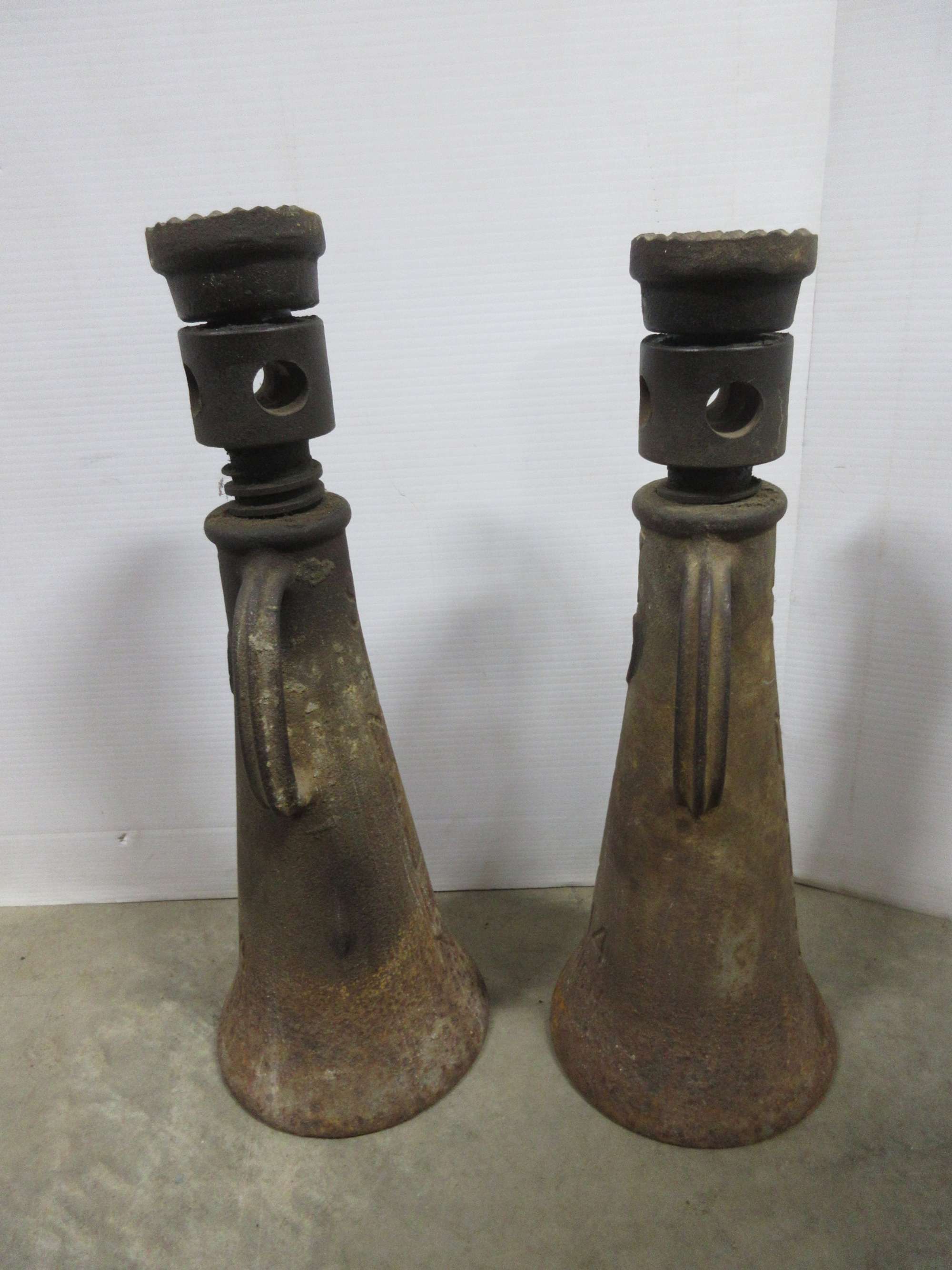 Albrecht Auctions | Set of Simplex Railroad Jacks