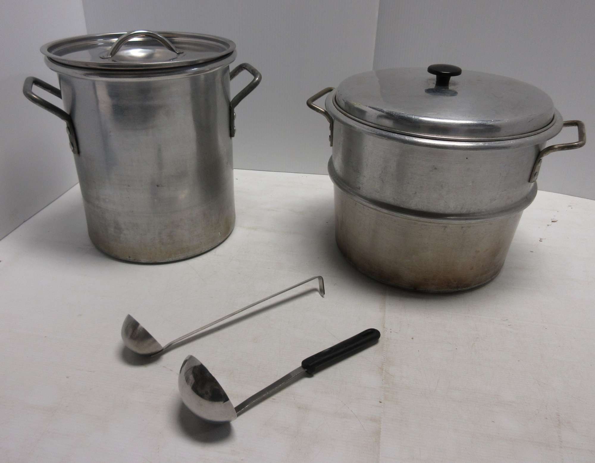 Albrecht Auctions | (2) Aluminum Stock Pots with Lids, Large Ladle, and ...