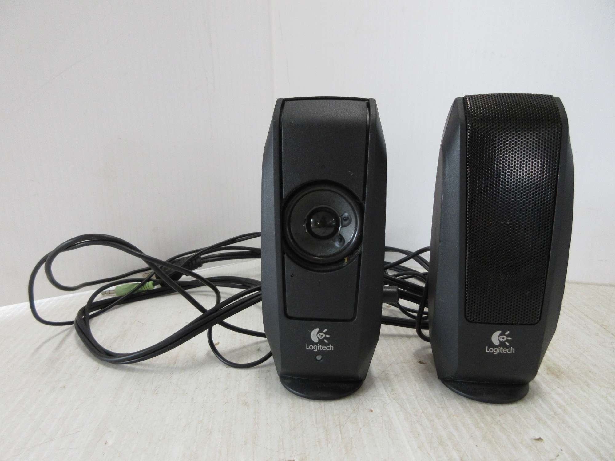 Albrecht Auctions | Logitech PC Speakers