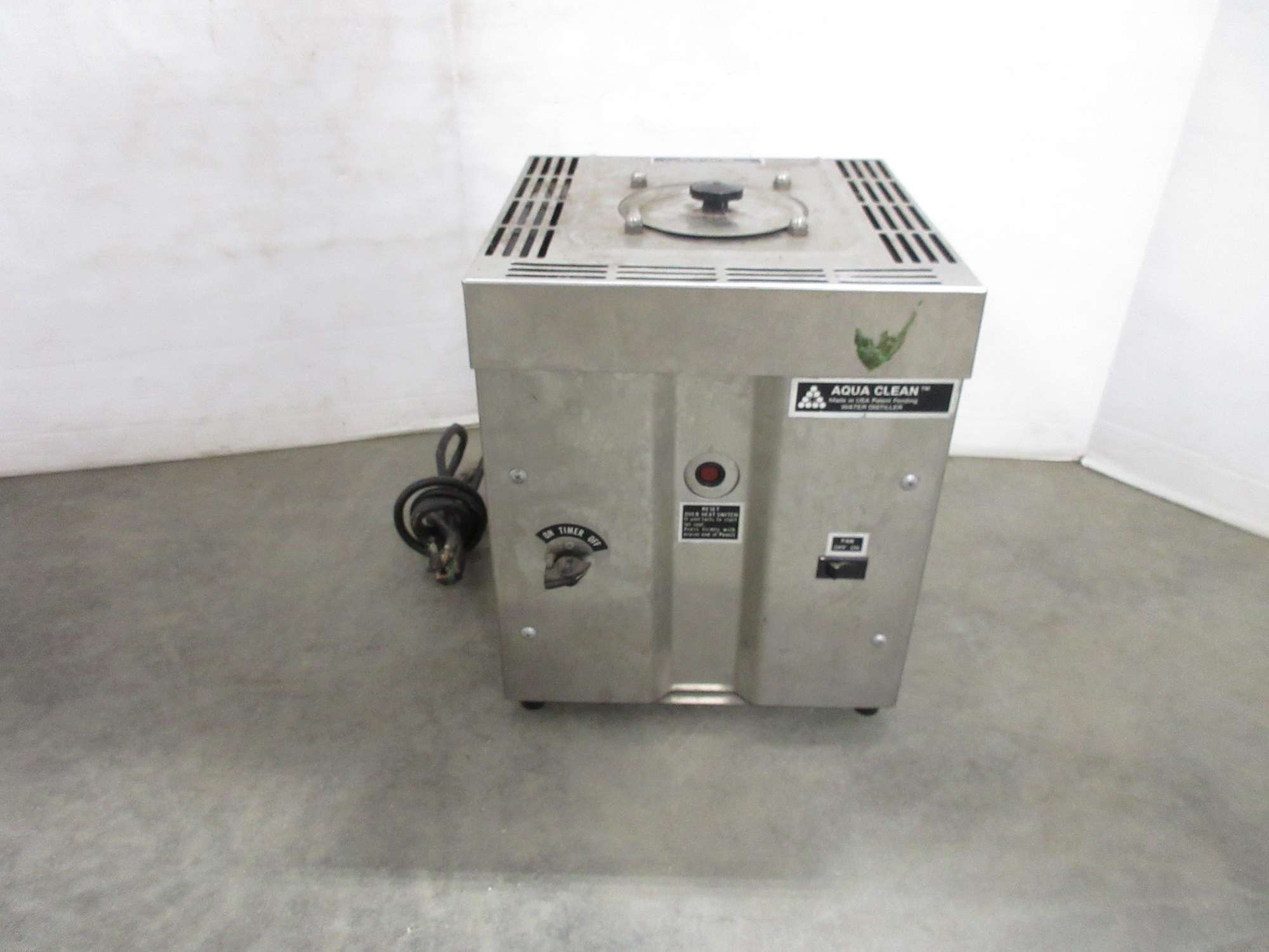 Albrecht Auctions | Aqua Clean Water Distiller