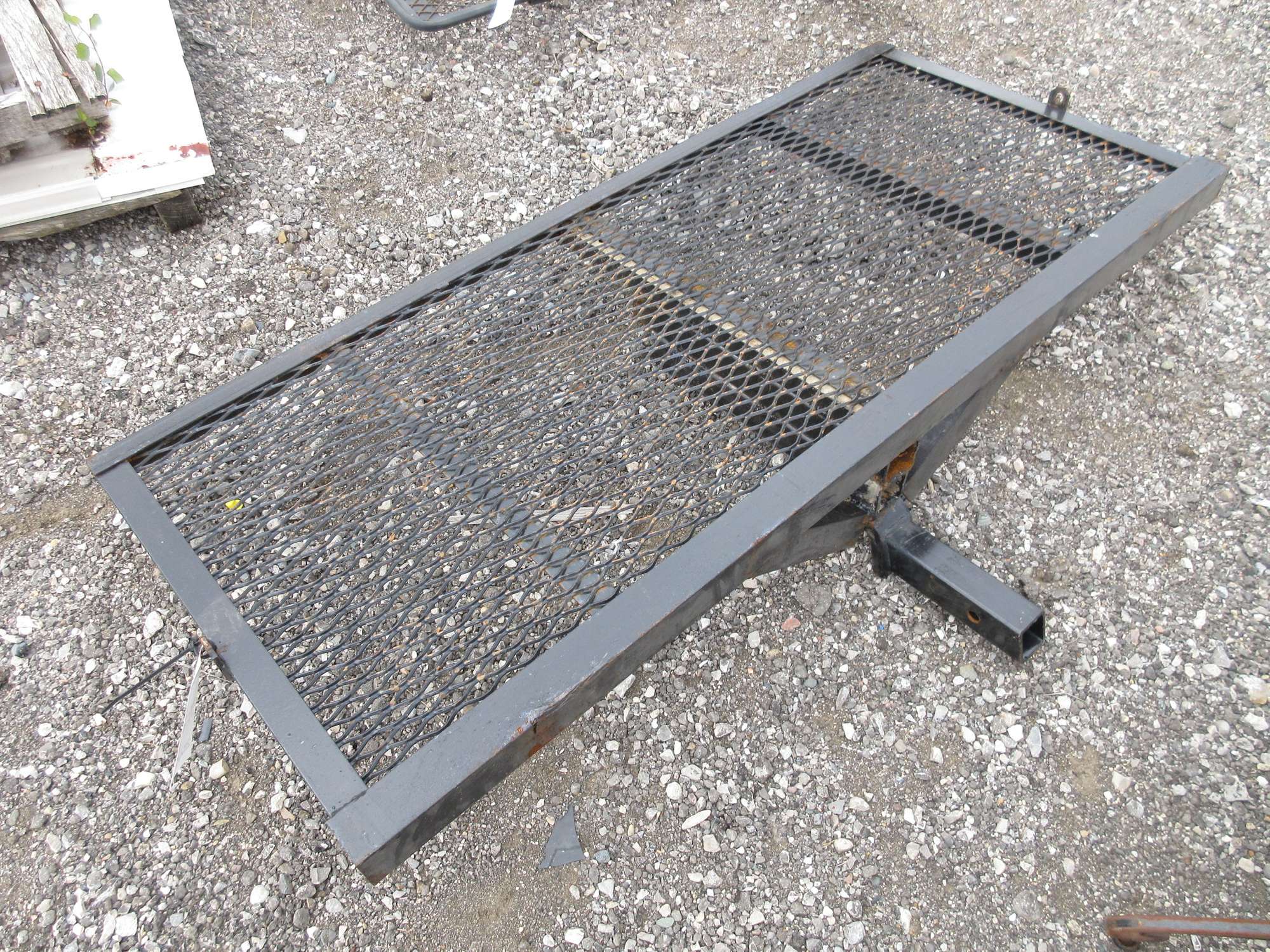 Albrecht Auctions | Tailgate Rack