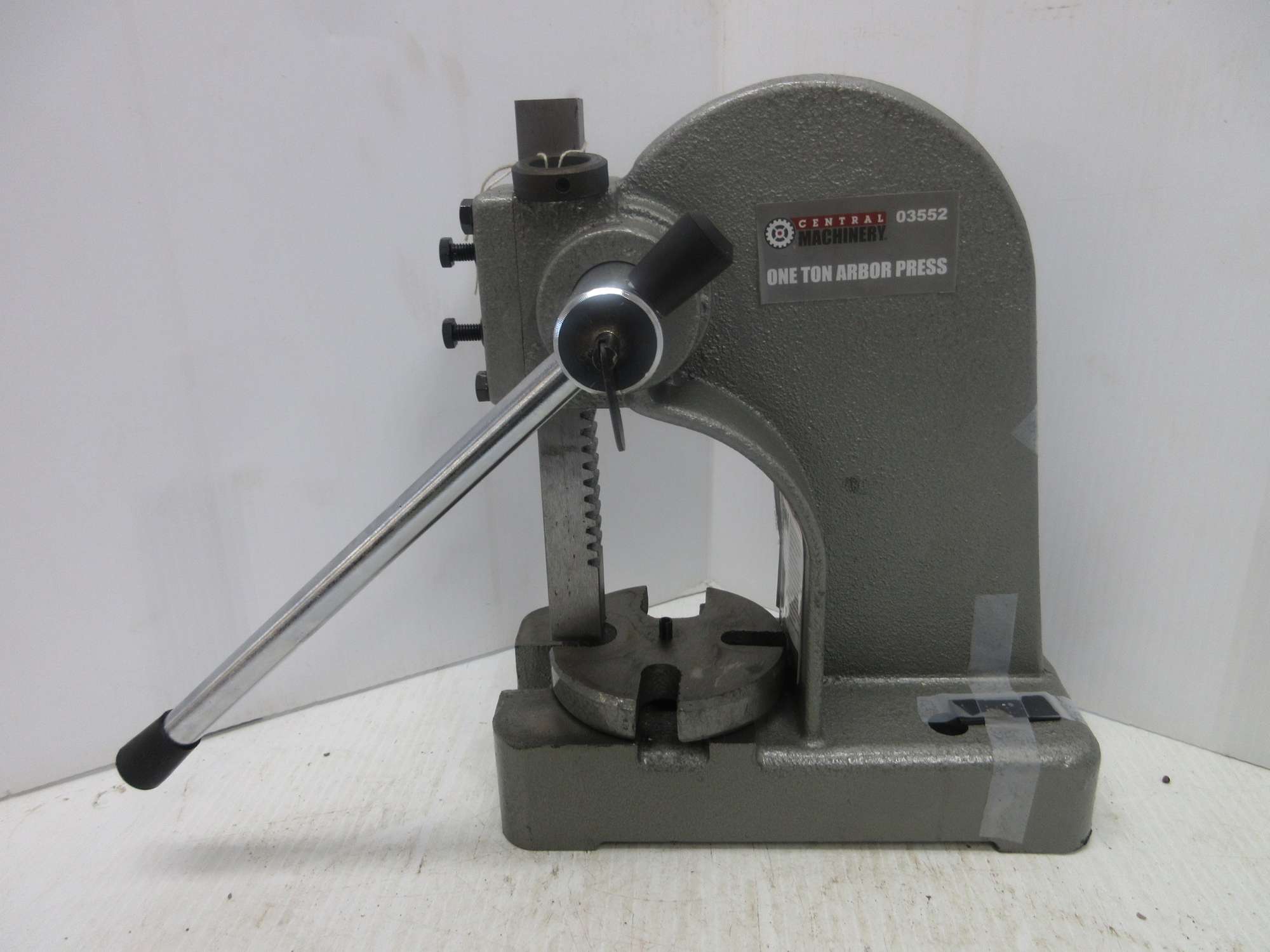 Albrecht Auctions | Harbor Freight 1-Ton Press