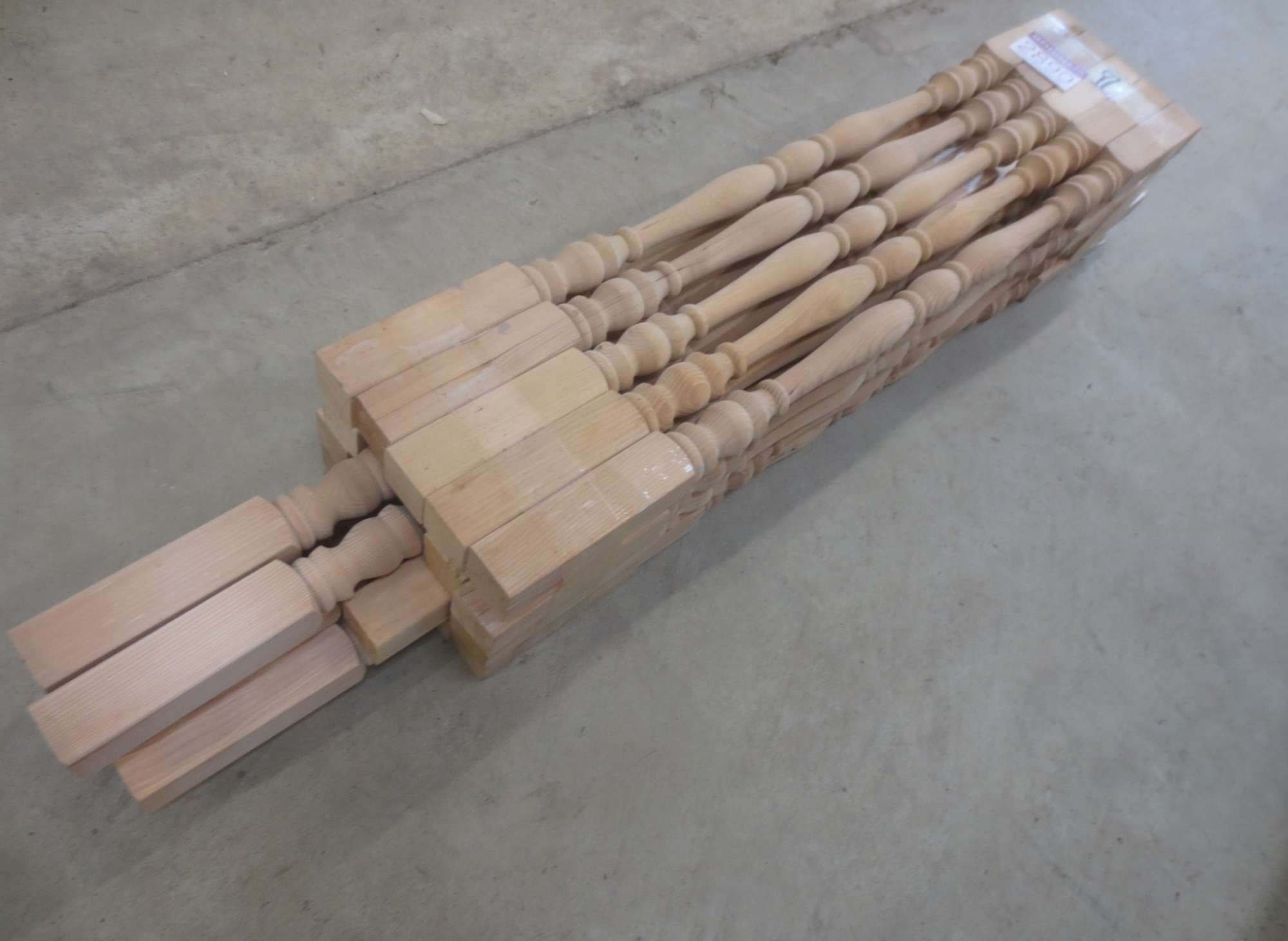 Albrecht Auctions | (25) Colonial Style Spindles