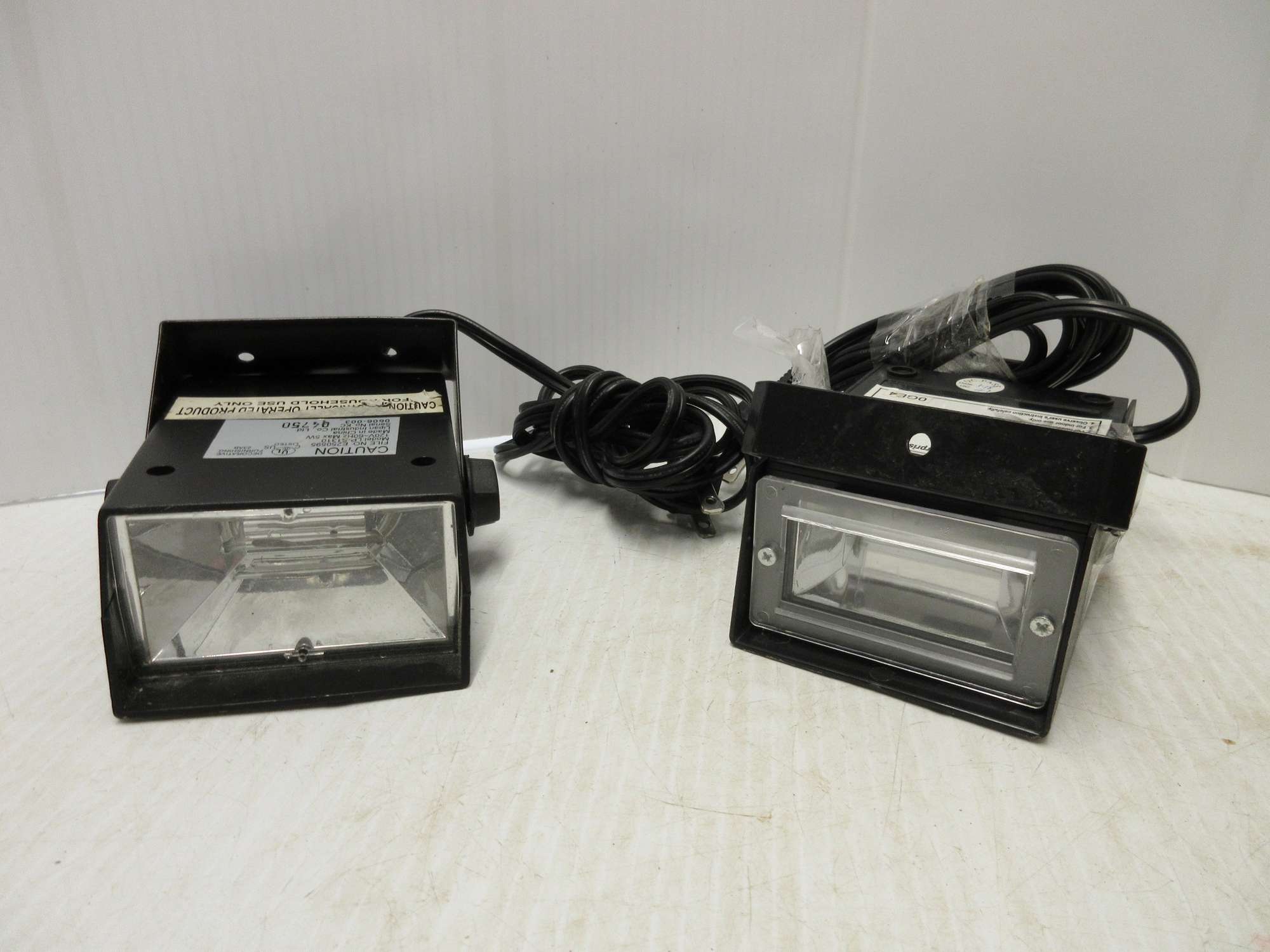 Albrecht Auctions | (2) Strobe Lights