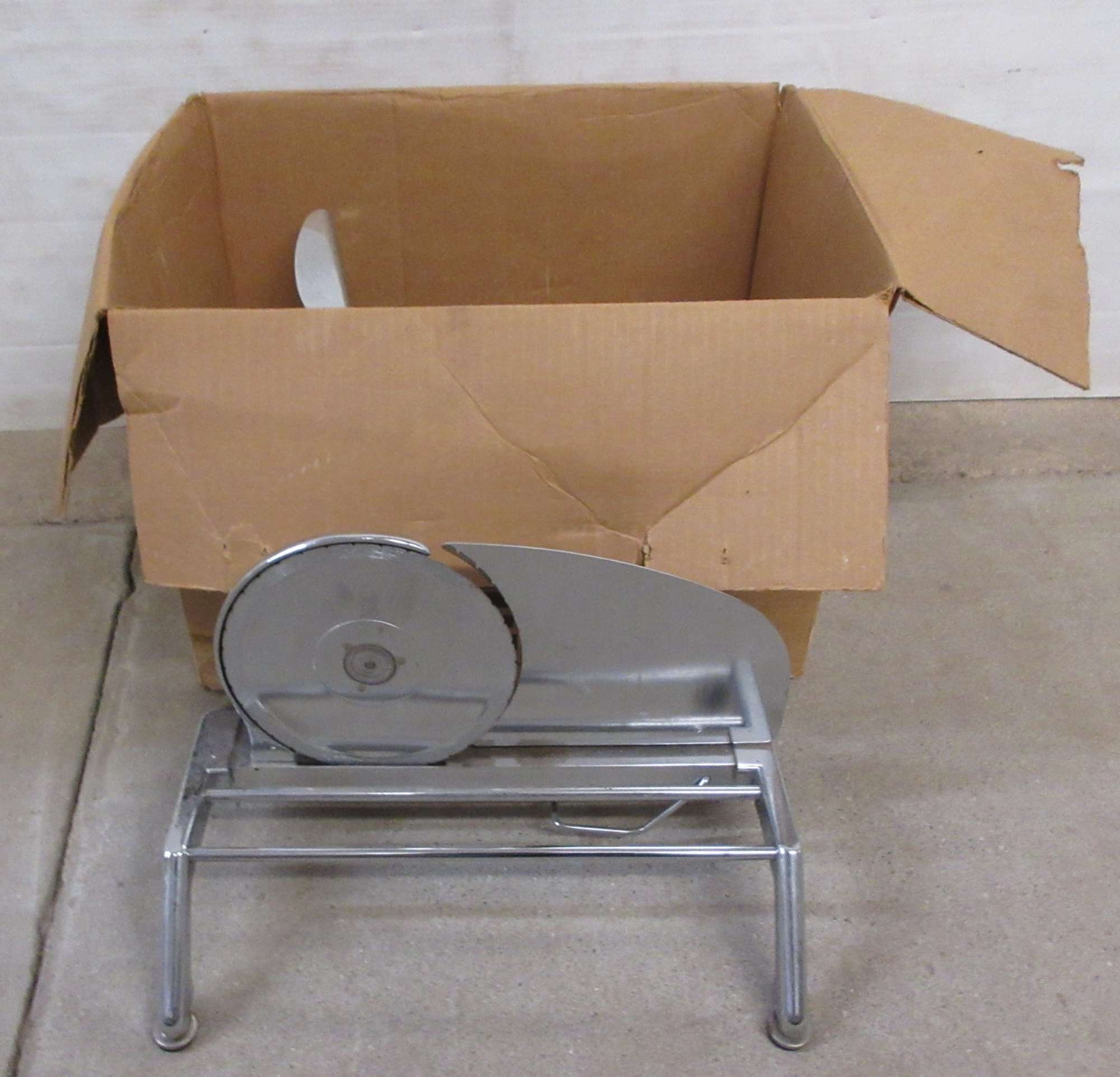 Albrecht Auctions | Meat Cutter