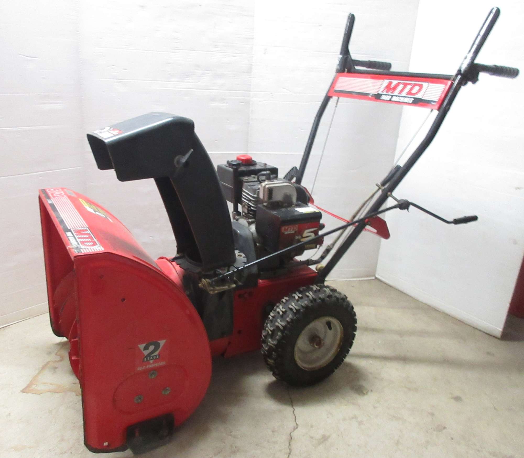 Albrecht Auctions | Snowblower MTD Yard Machines, Two-Stage, 5 HP