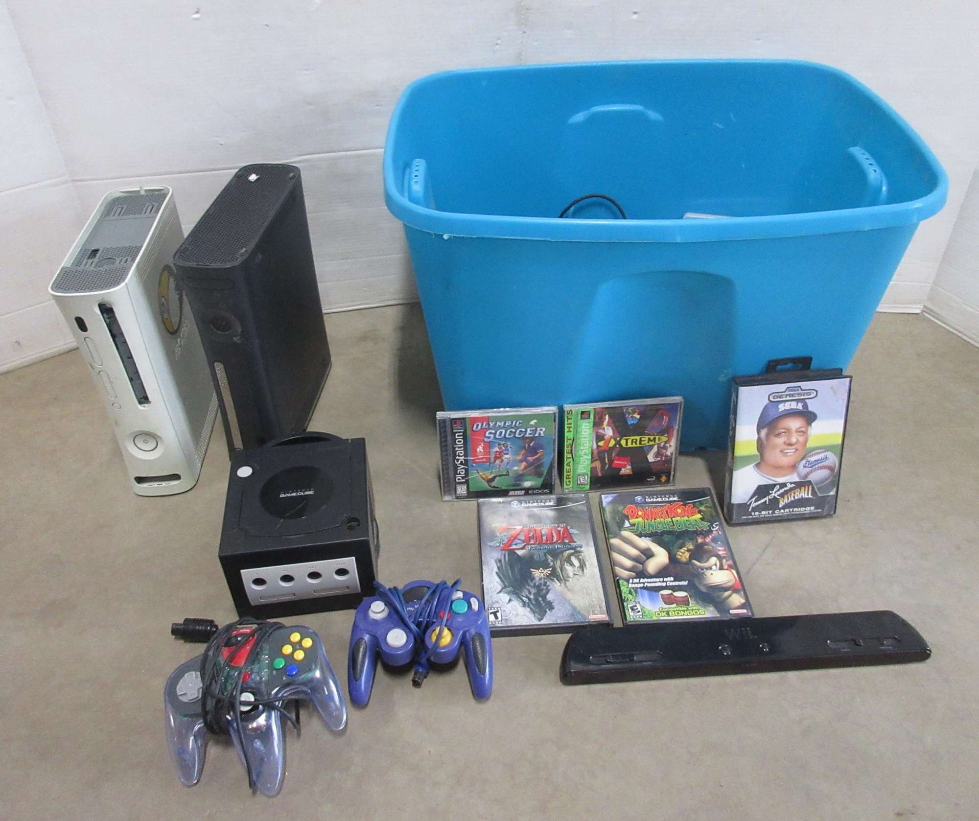 Albrecht Auctions | Video Game Items