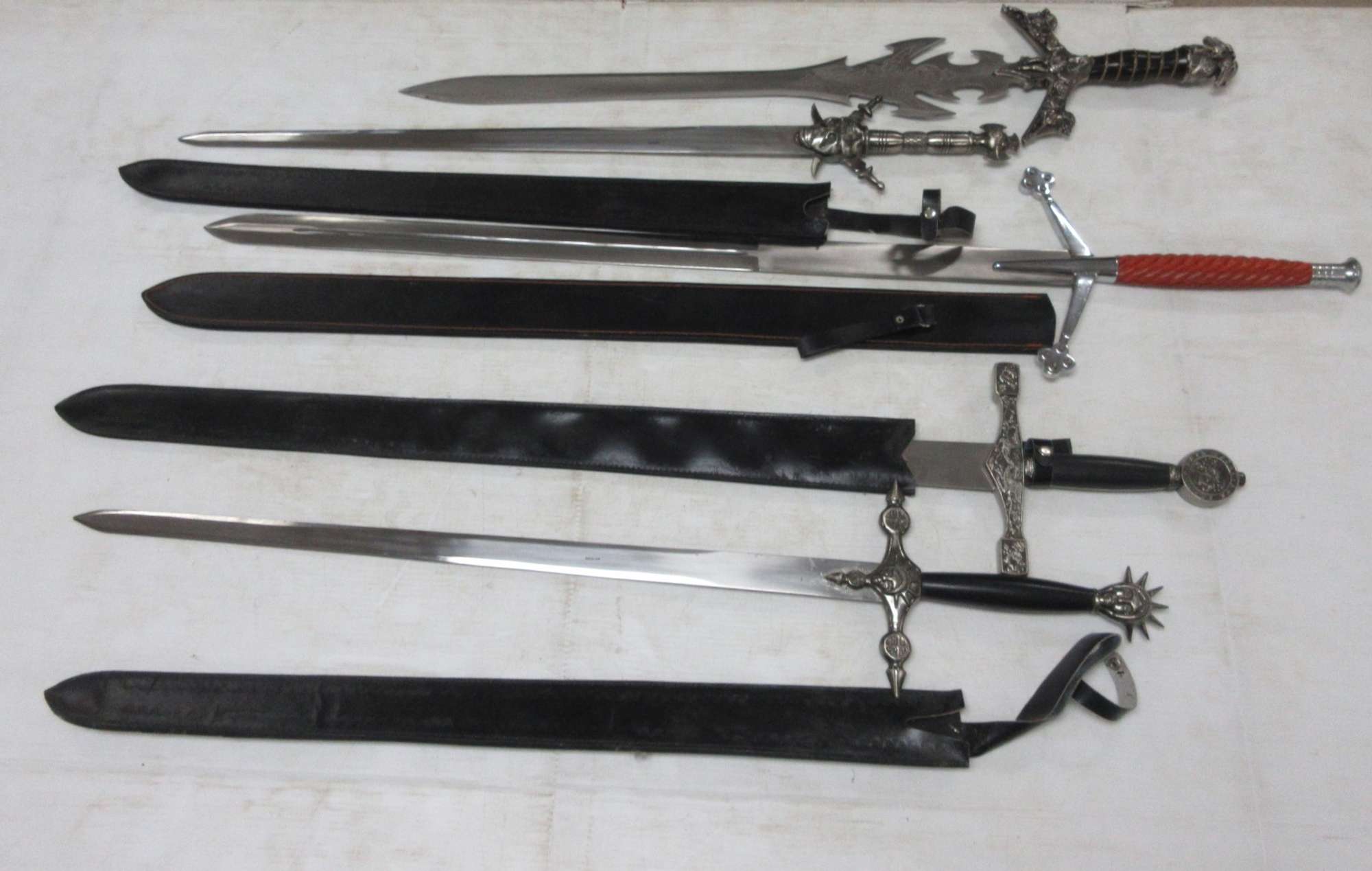 Albrecht Auctions | (5) Swords