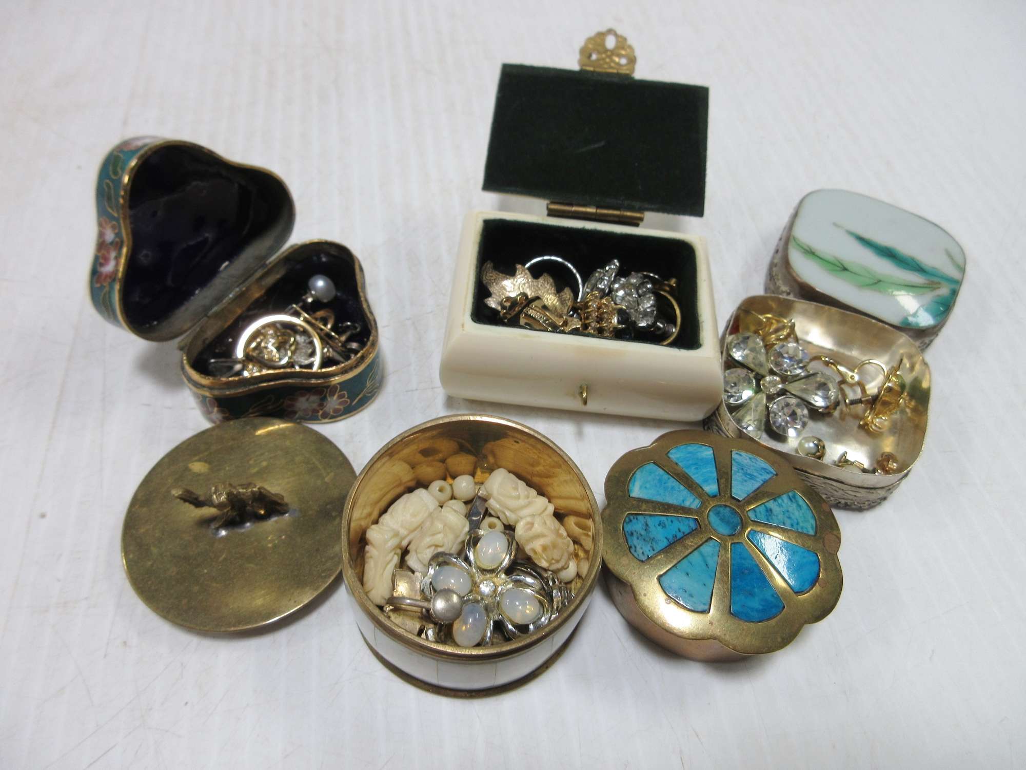 Albrecht Auctions | (5) Old Trinket/Stash Boxes with Odd Pieces of ...