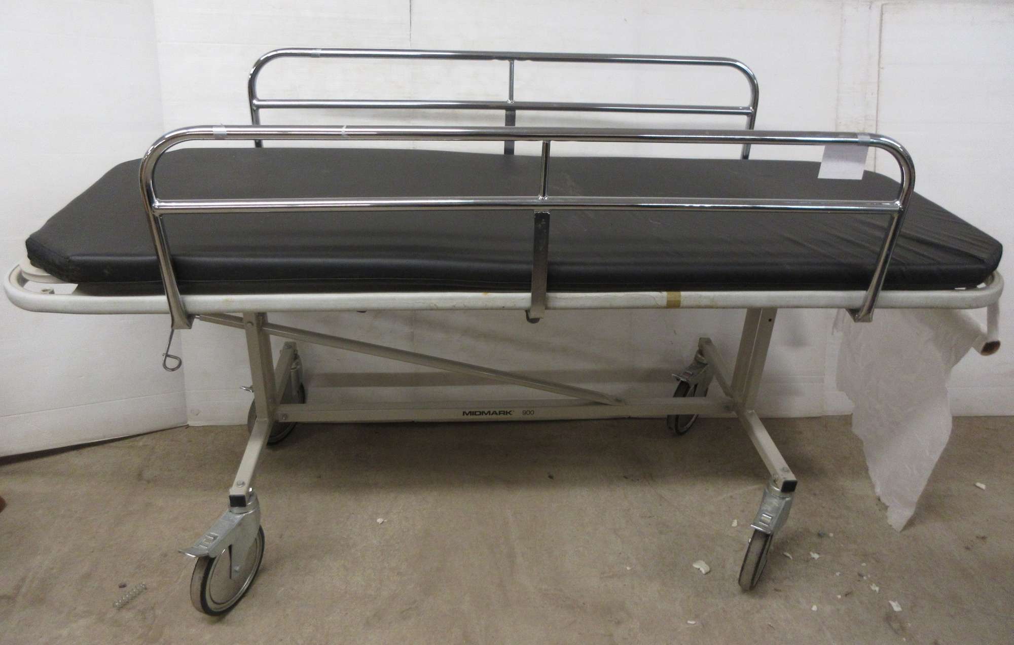 Albrecht Auctions | Midmark Rolling Stretcher