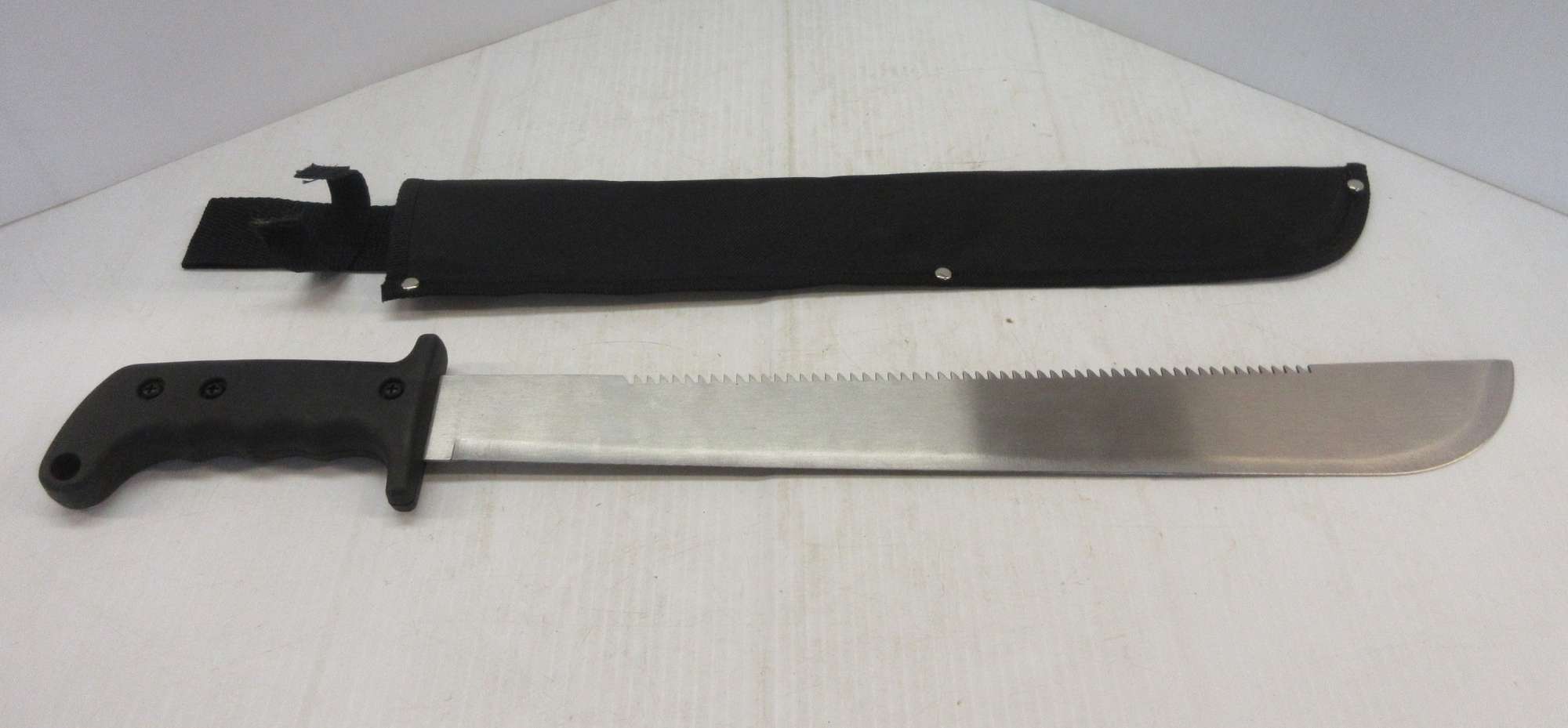 Albrecht Auctions | Machete with Case