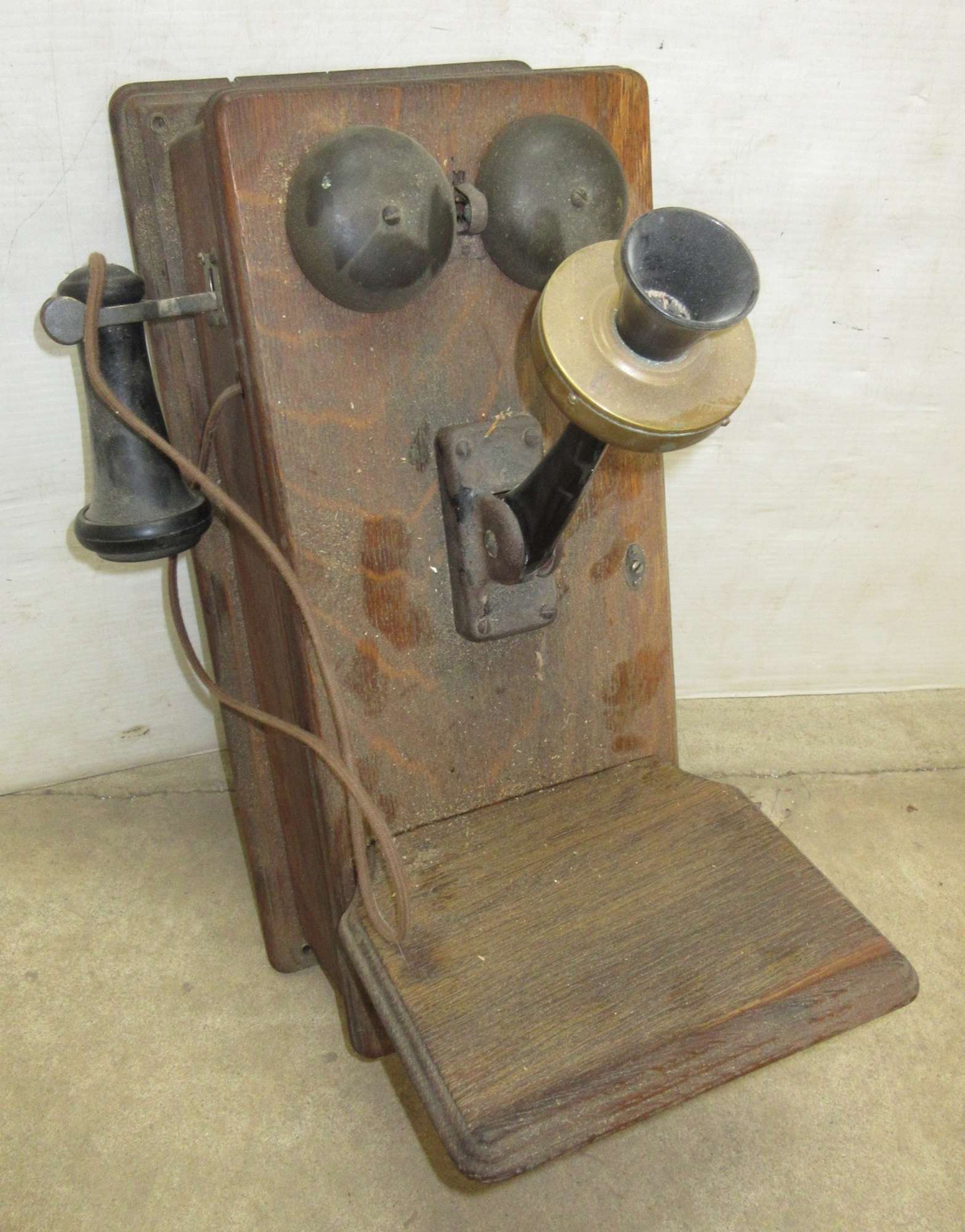 Albrecht Auctions | Antique Phone