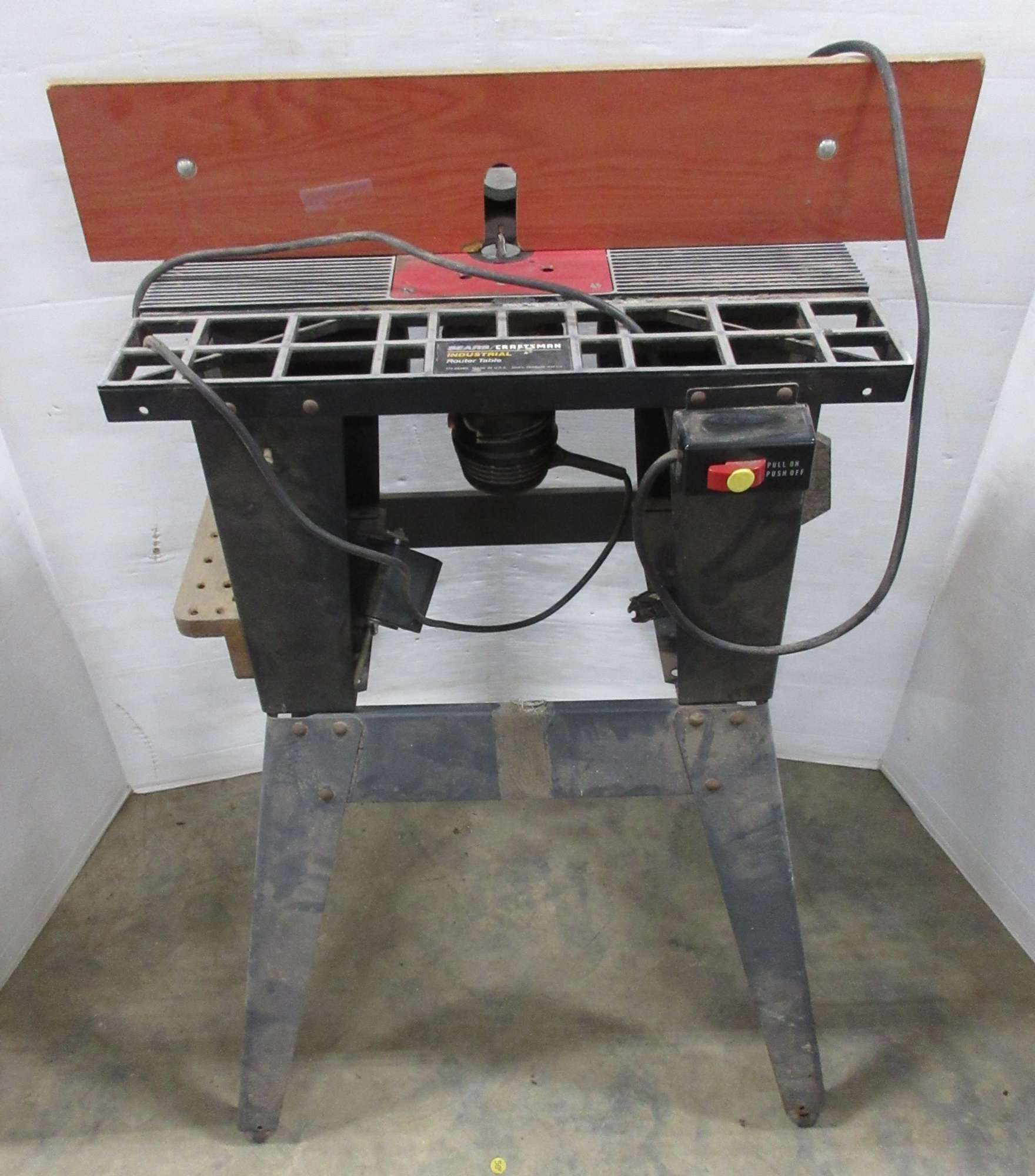 Albrecht Auctions | Router and Table