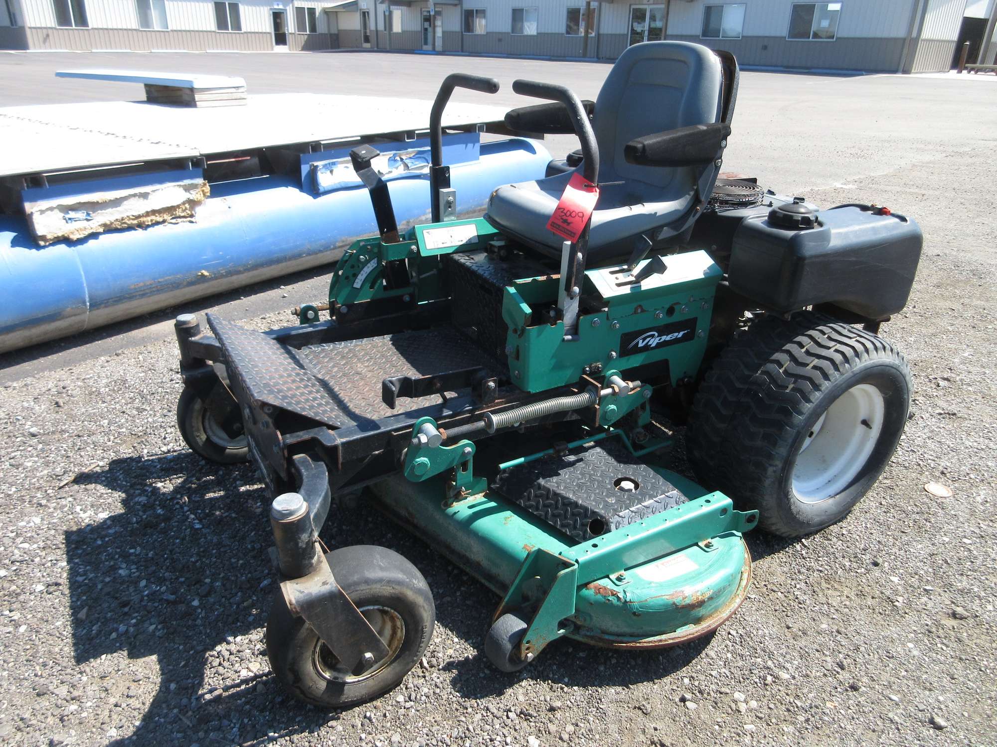 Albrecht Auctions | Viper Zero Turn Mower
