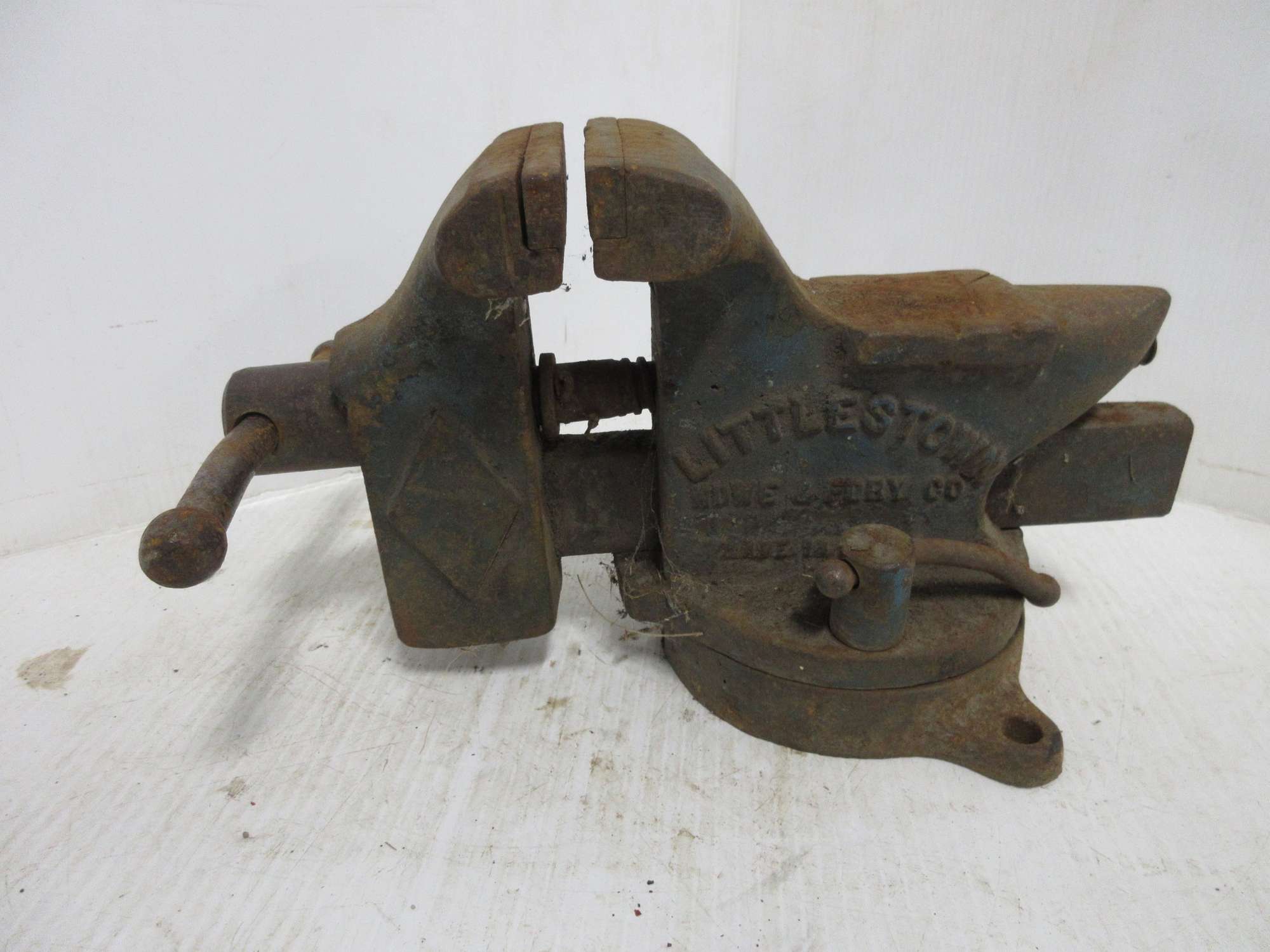 Albrecht Auctions | Littlestown Vise