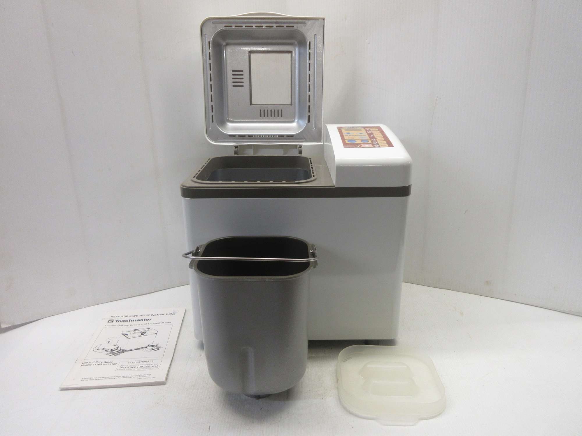 Albrecht Auctions | Toastmaster Corner Bakery Bread and Dessert Maker ...