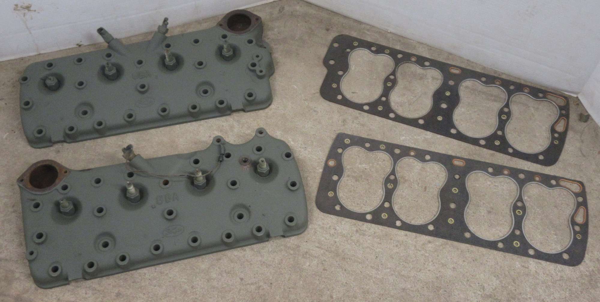 Albrecht Auctions | Pair of 8BA Flathead Ford Cylinder Heads with New ...