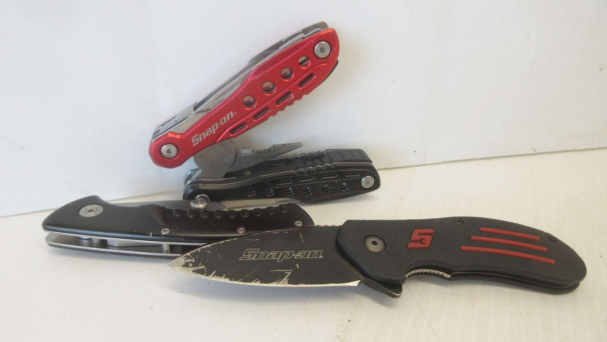 Albrecht Auctions | Snap-On Multi-Tool and Knives