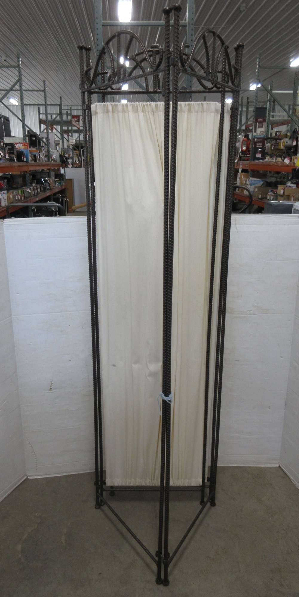 Albrecht Auctions | Decorative Metal Room Divider