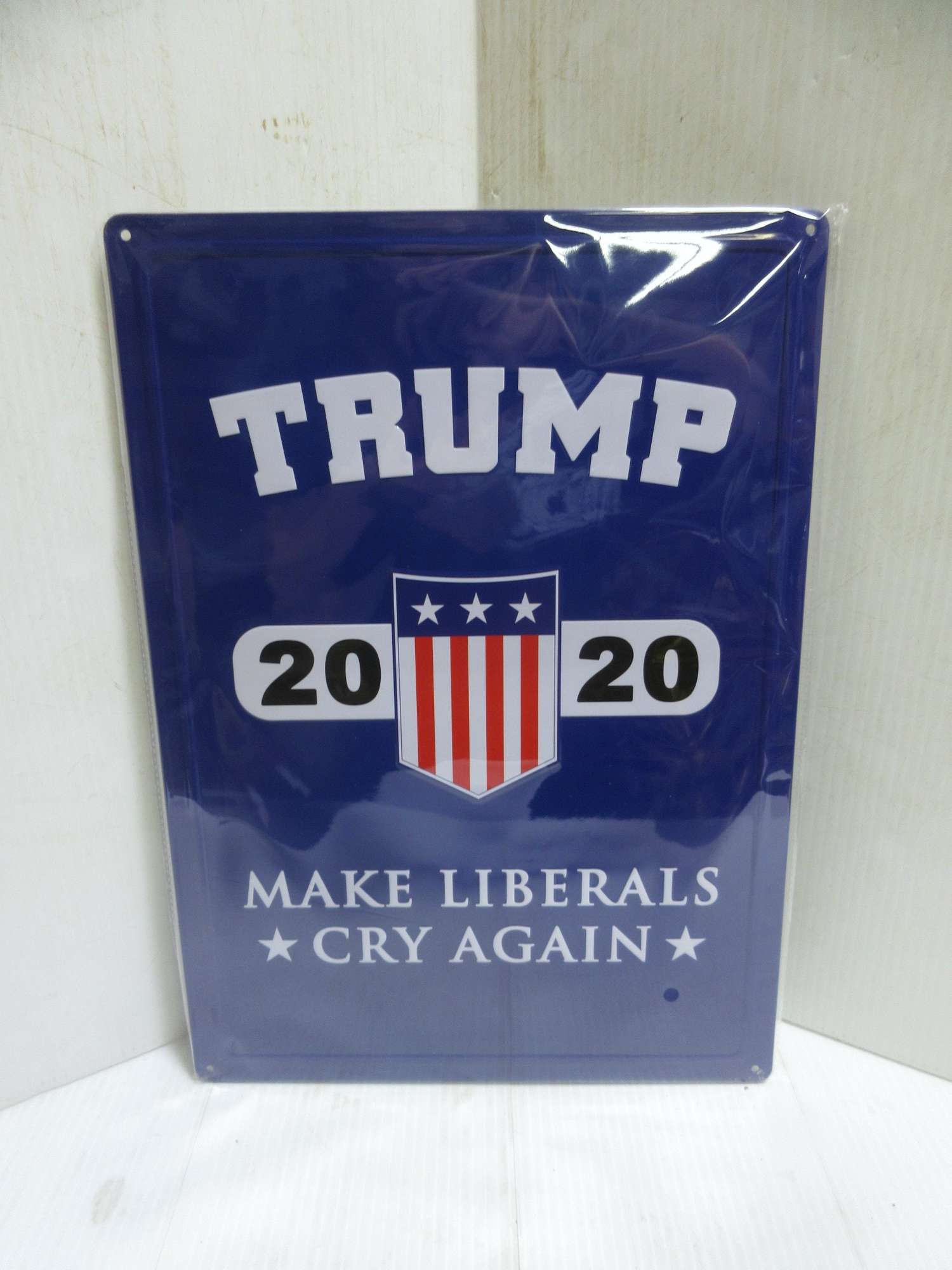 Albrecht Auctions | Trump 2020 Tin Sign