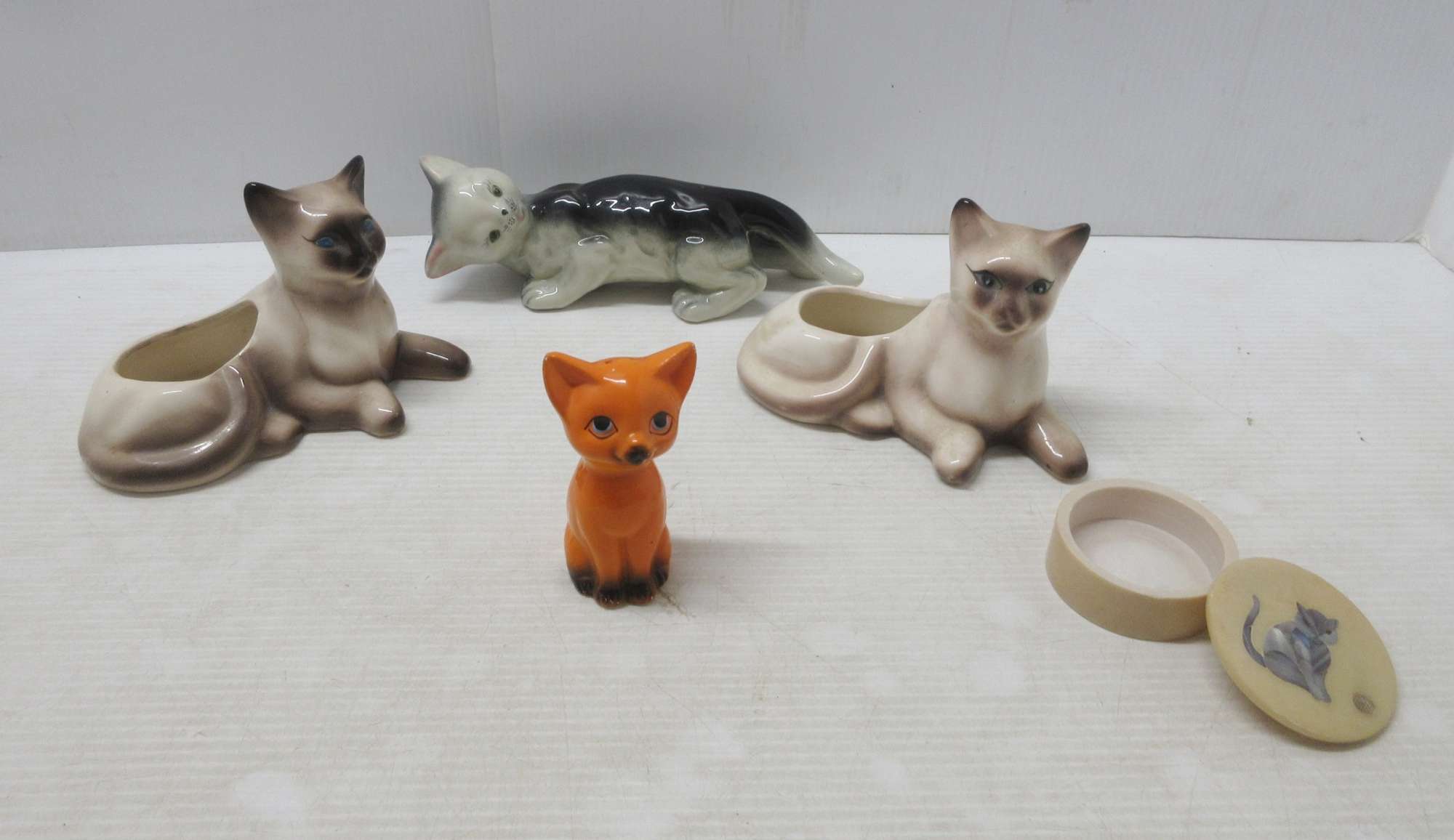 Albrecht Auctions | (3) Art Deco Cats: 2- Planters and 1- Figurine, 10 ...
