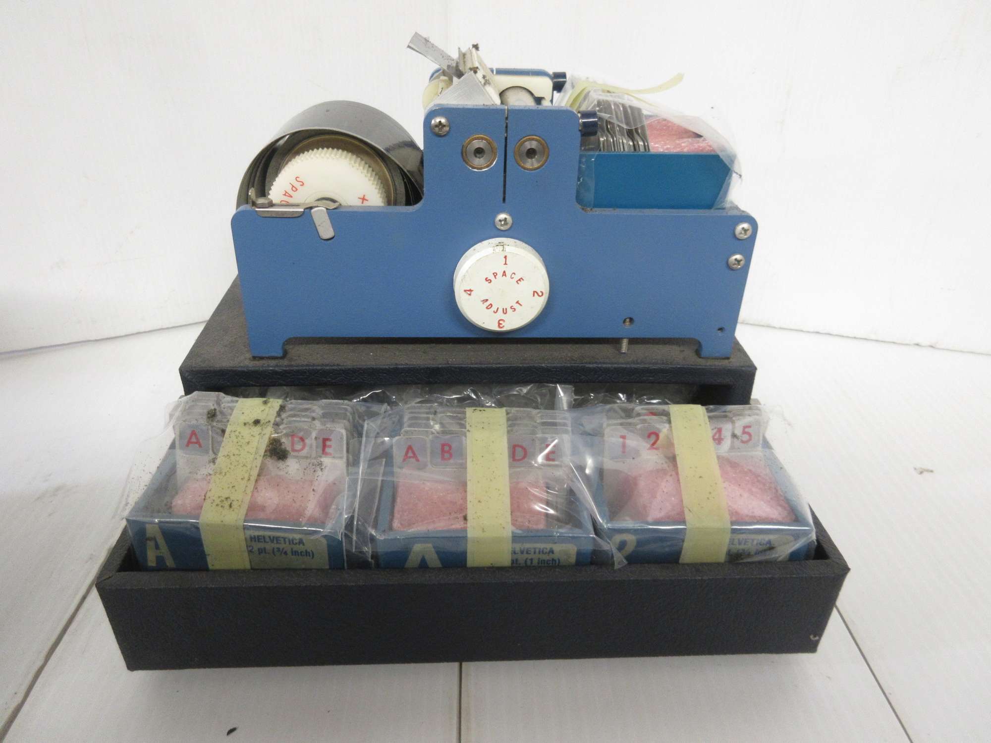 Albrecht Auctions | Lettertype Letter Making Machine with Stencils for ...