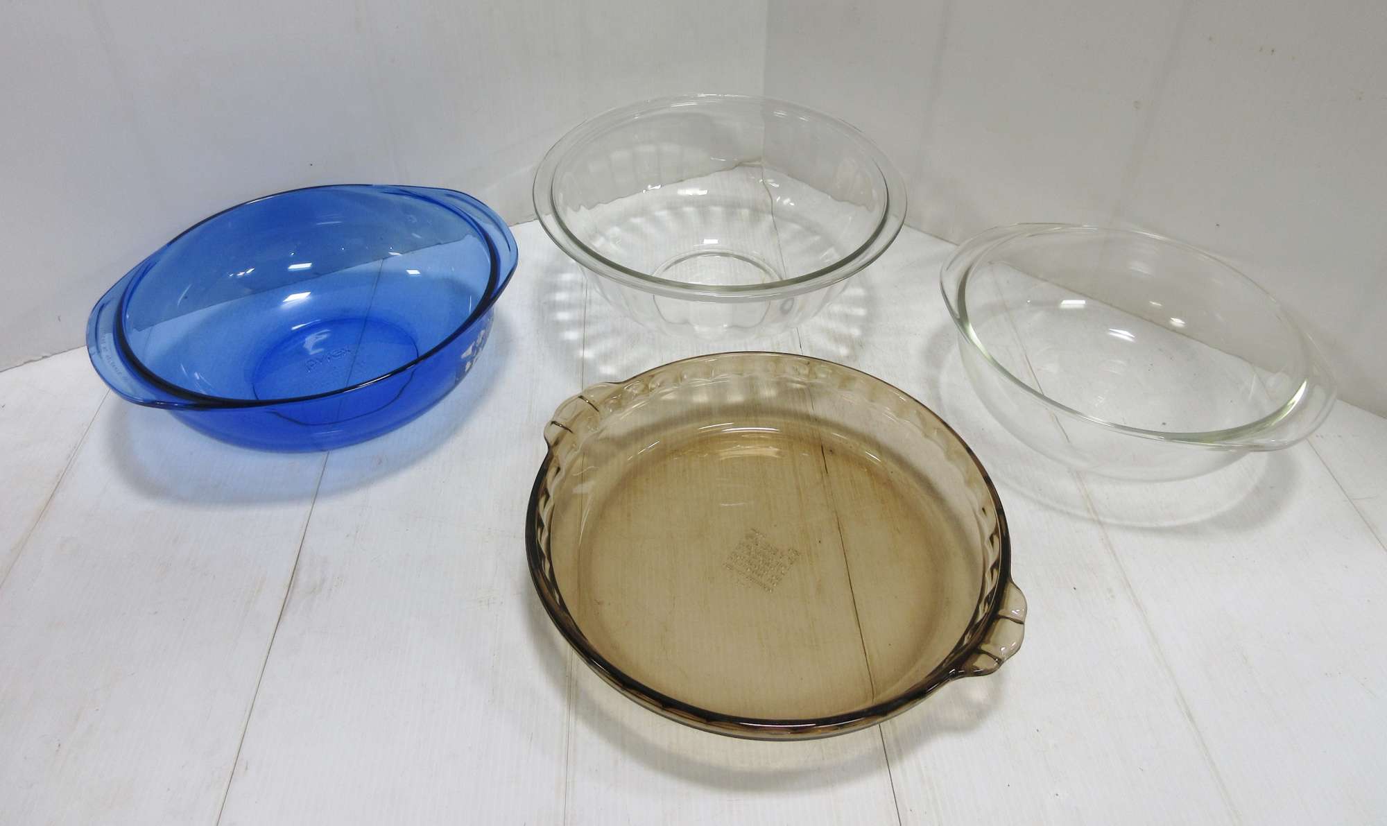 Albrecht Auctions | Blue Pyrex Bowl, (2) Clear Pyrex Bowls, and a Pyrex ...