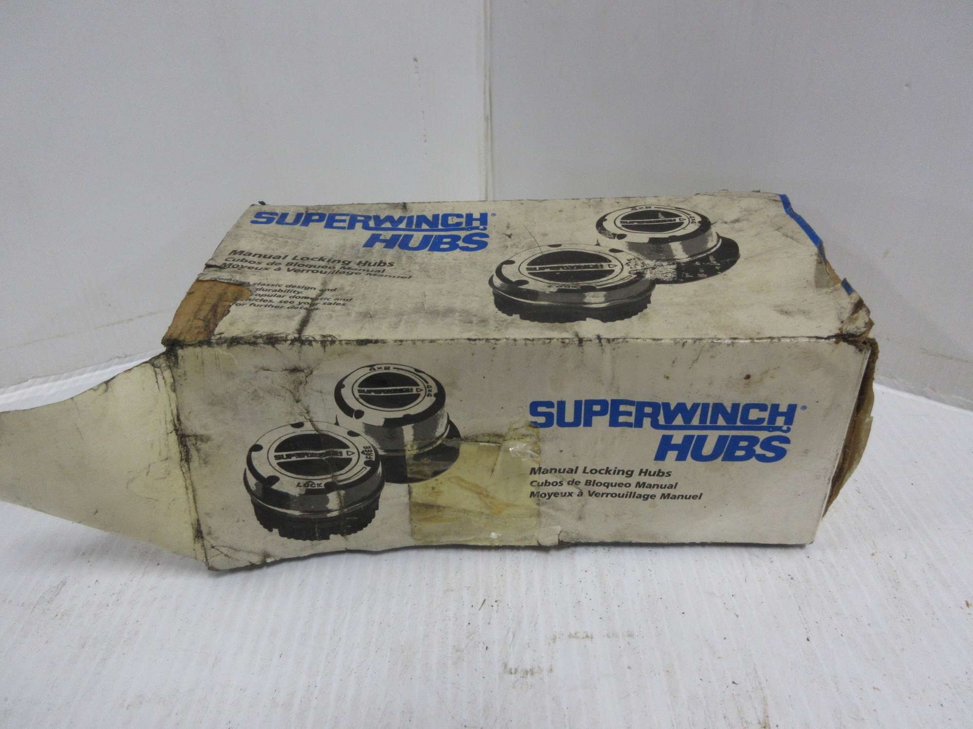 Albrecht Auctions | Superwinch Hubs, No. 400517, Dana 44