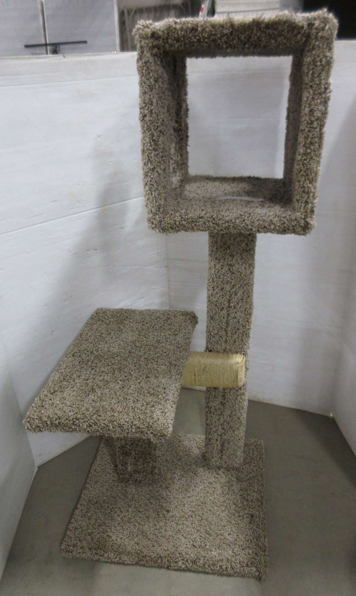 Albrecht Auctions | Cat Tower