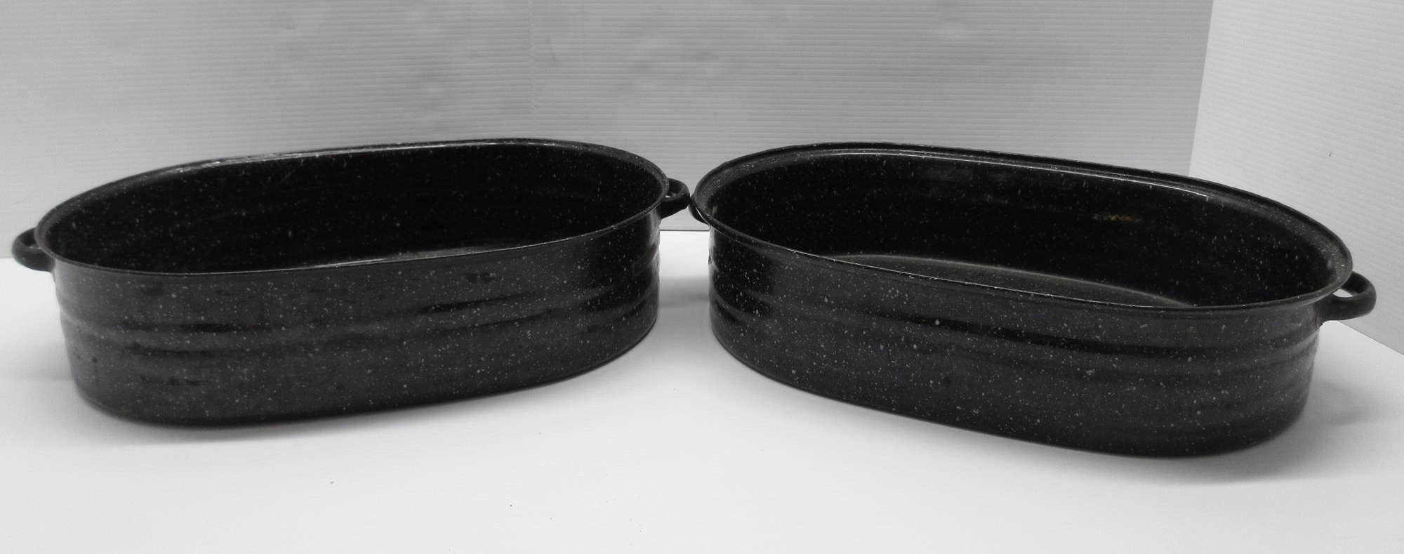 Albrecht Auctions | Two-Piece Enamelware Roasting Pan, Large Capacity ...