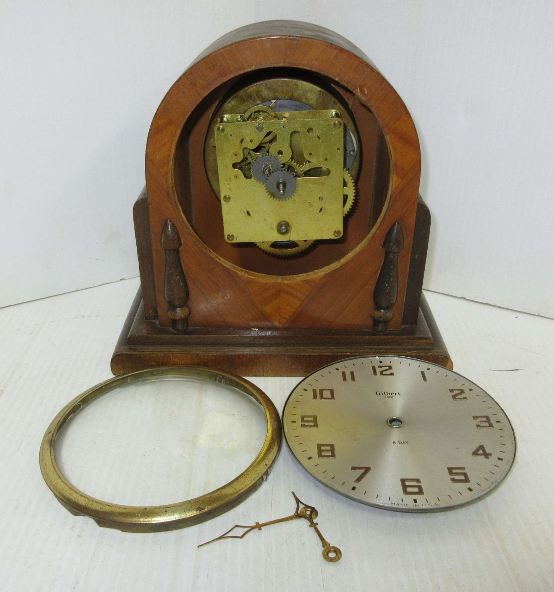 Albrecht Auctions | Vintage Gilbert 1807 Eight-Day Clock