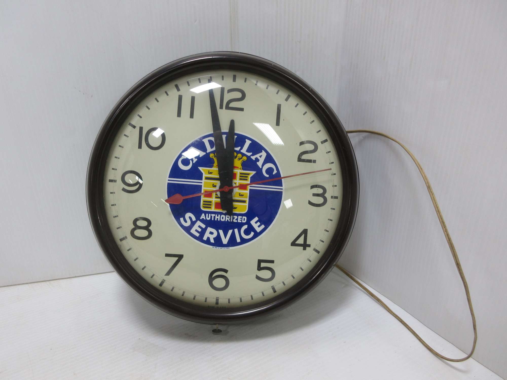 Albrecht Auctions | Cadillac Service Clock