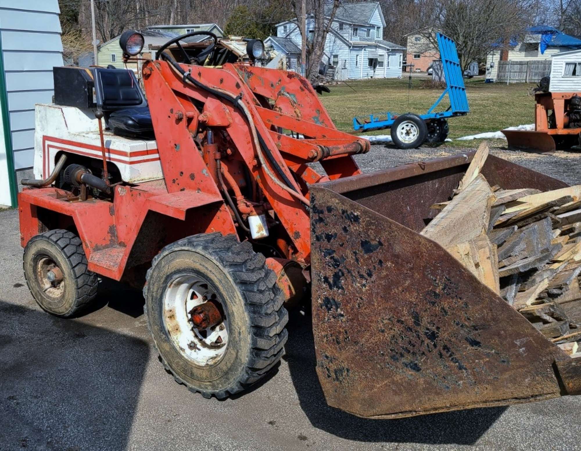 Albrecht Auctions | 1980 TCI Loader C2B20 (Gas), Runs and Operates Fine