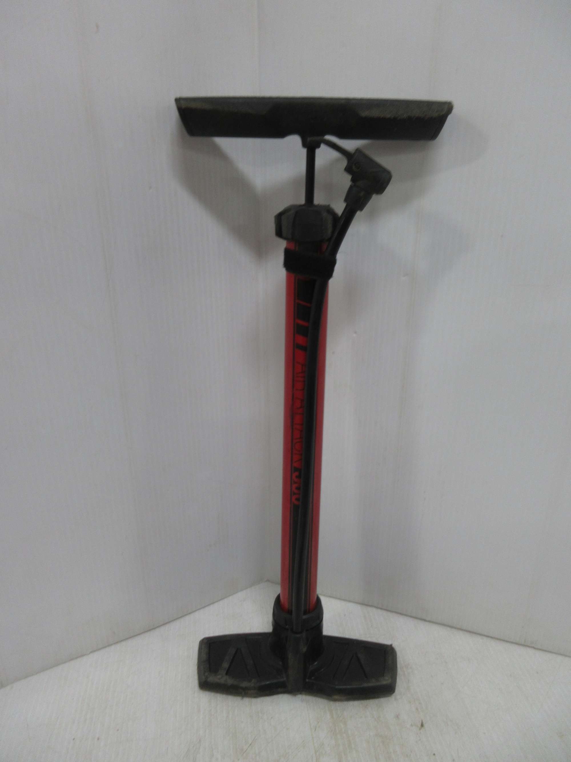 Albrecht Auctions | Bell Air Attack 300 Air Pump Hand Pump, 100 PSI Max ...